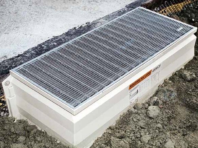 Cour anglaise Cour anglaise en fibre de verre By GRIDIRON GRIGLIATI