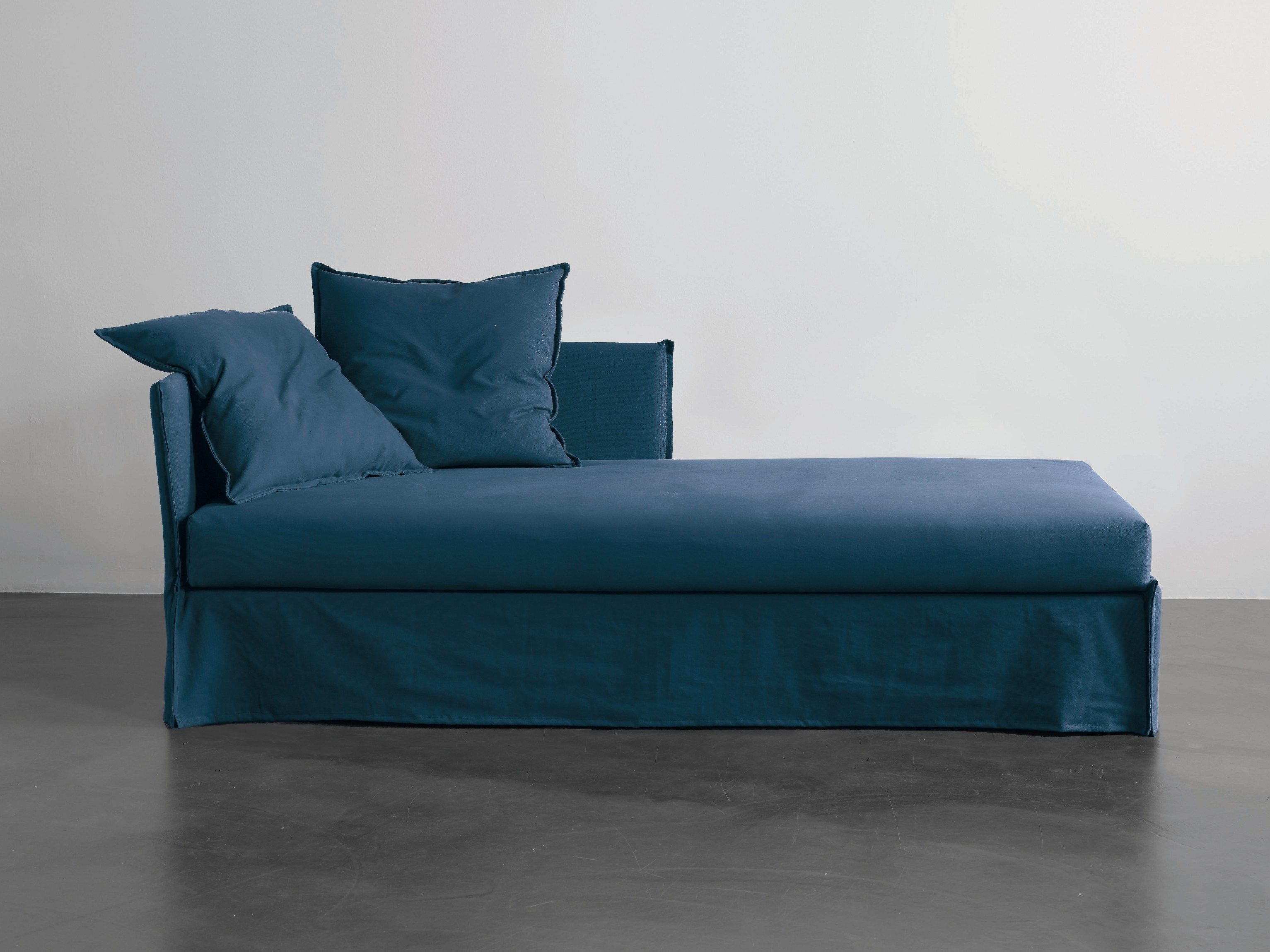 FOX Dormeuse imbottita in tessuto By Meridiani