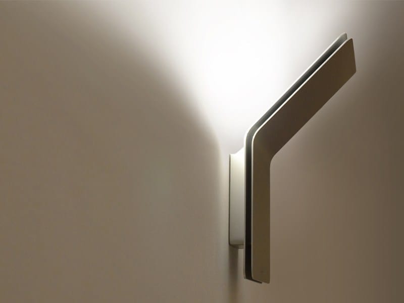 LED wall light LAYER By PURALUCE