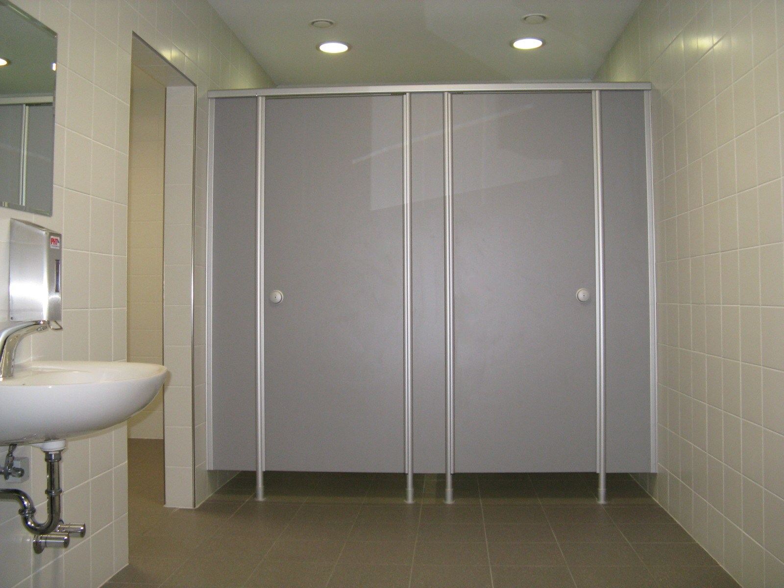 VK13 HPL toilet partition By Schäfer Trennwandsysteme