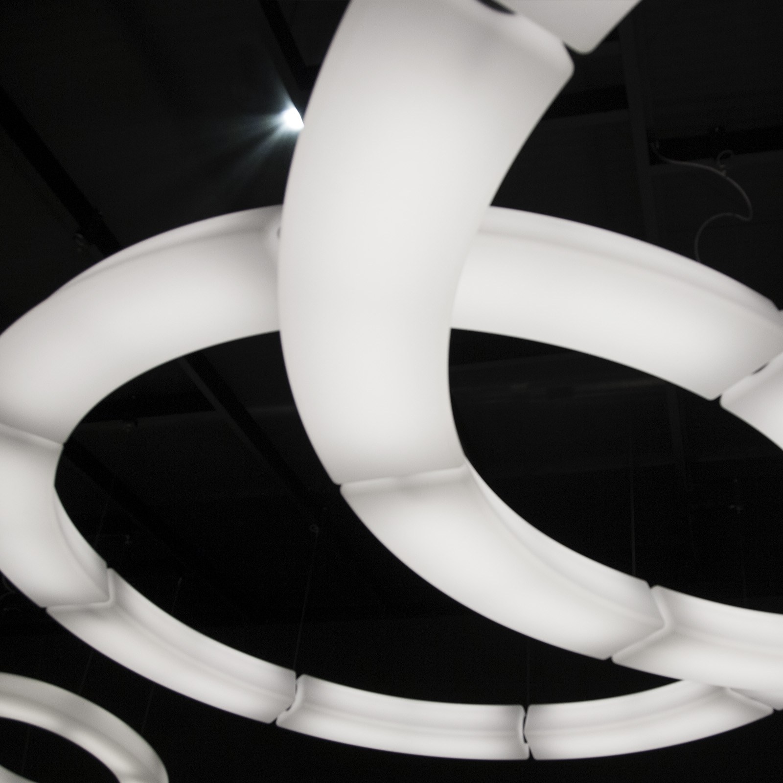 Polyethylene pendant lamp with dimmer CIRCULAR POL XXL By Martinelli Luce