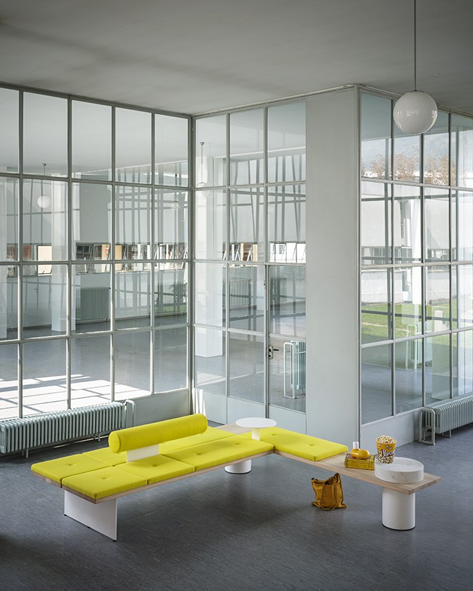 Modular bench with back GALLERIA By Tacchini design PearsonLloyd