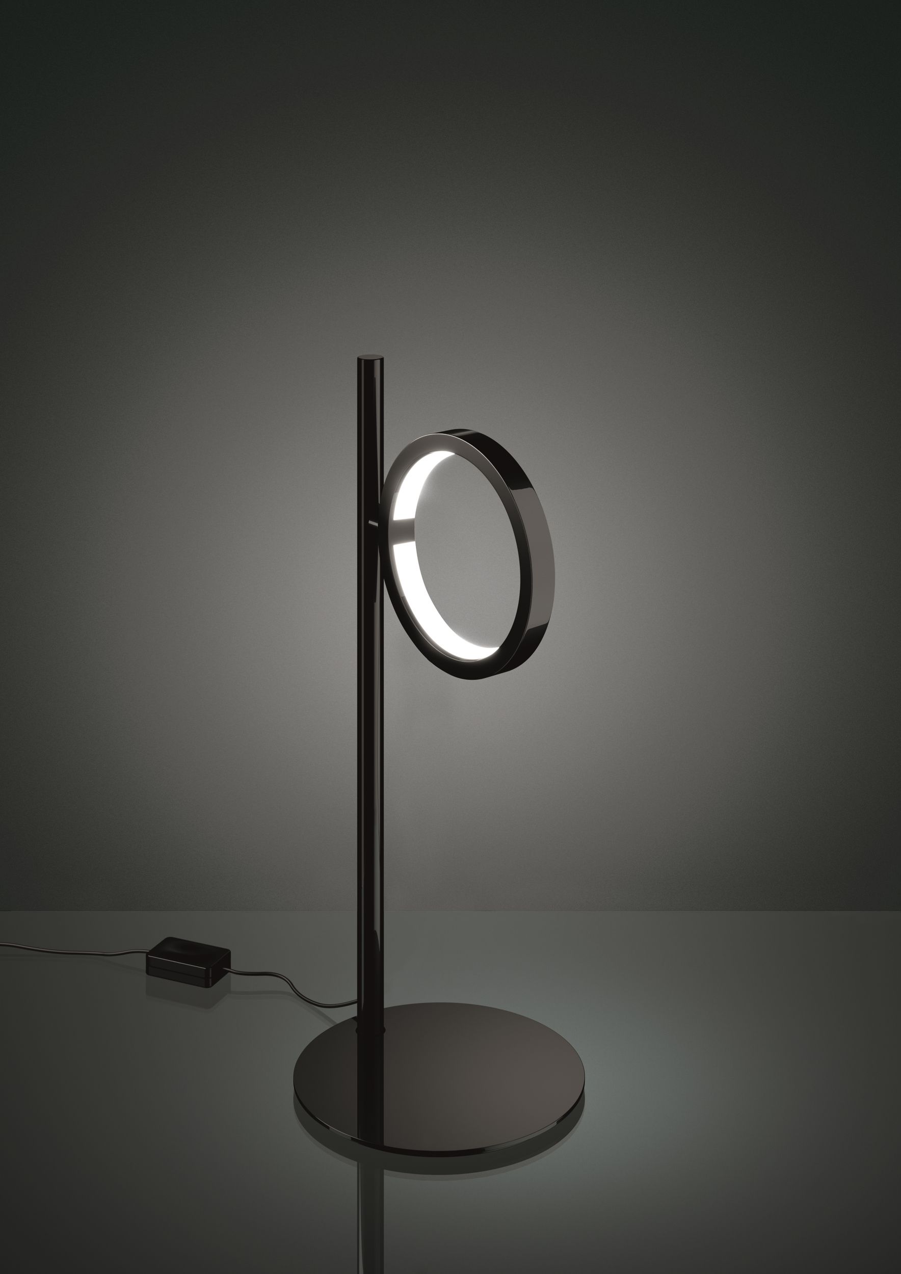 Steel table lamp IPPARCO By Artemide design Neil Poulton