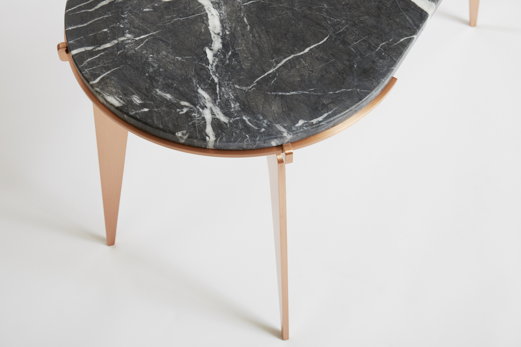 PRONG RACETRACK | Coffee table Prong Collection By GABRIEL SCOTT