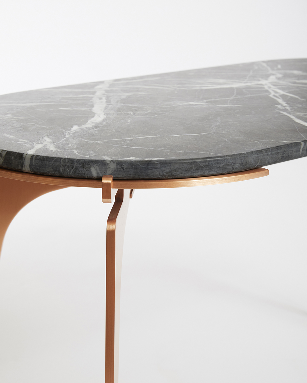 PRONG RACETRACK | Coffee table Prong Collection By GABRIEL SCOTT