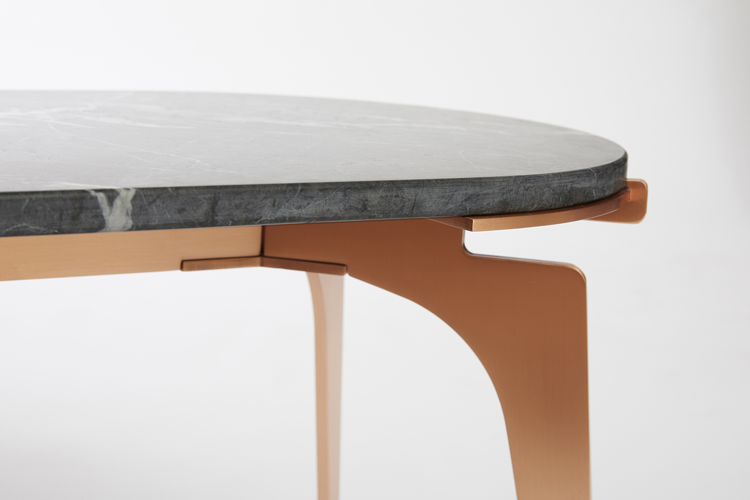 PRONG RACETRACK | Coffee table Prong Collection By GABRIEL SCOTT