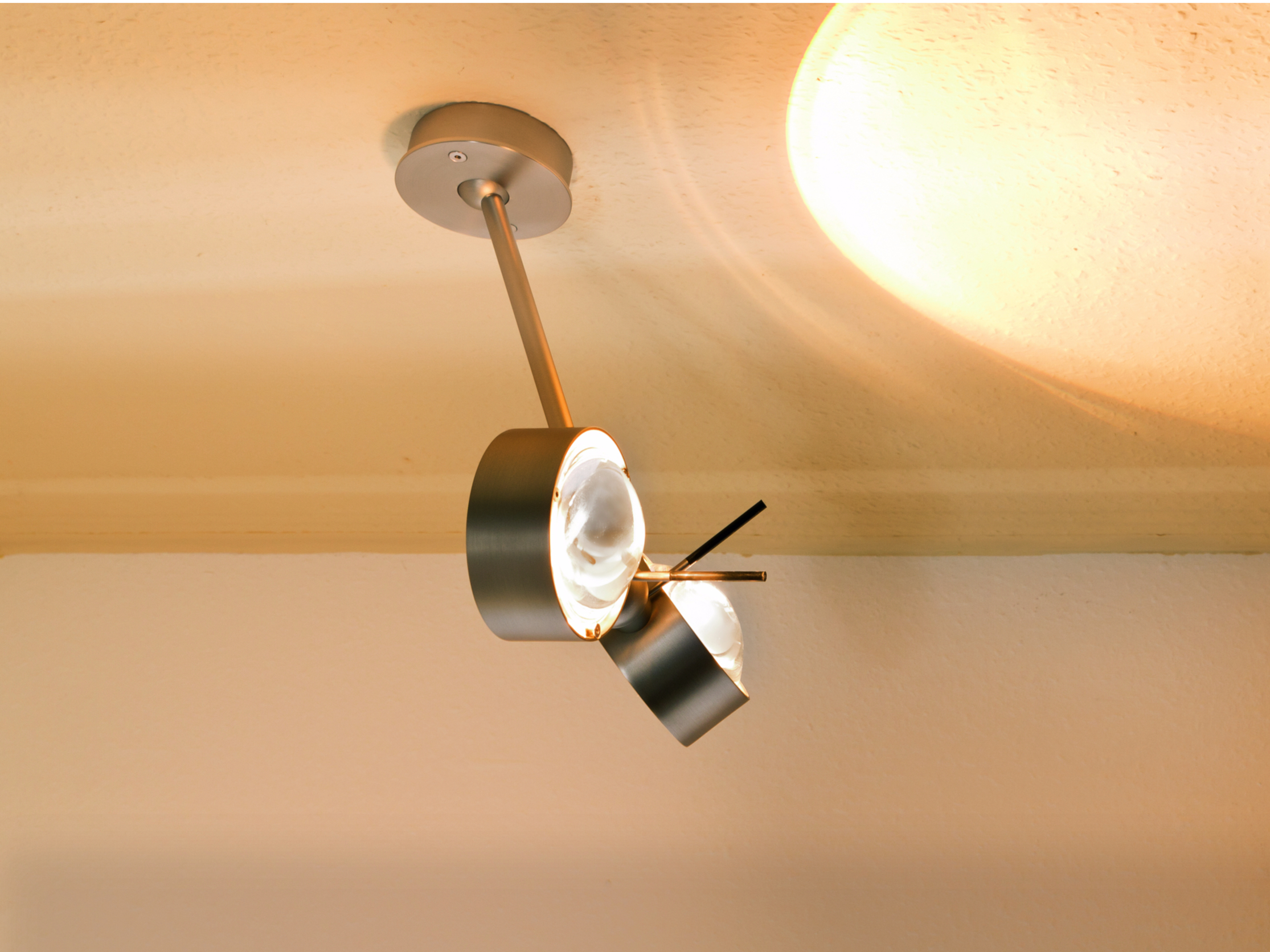 PUK WING Adjustable ceiling lamp with swing arm By Top Light | design ...