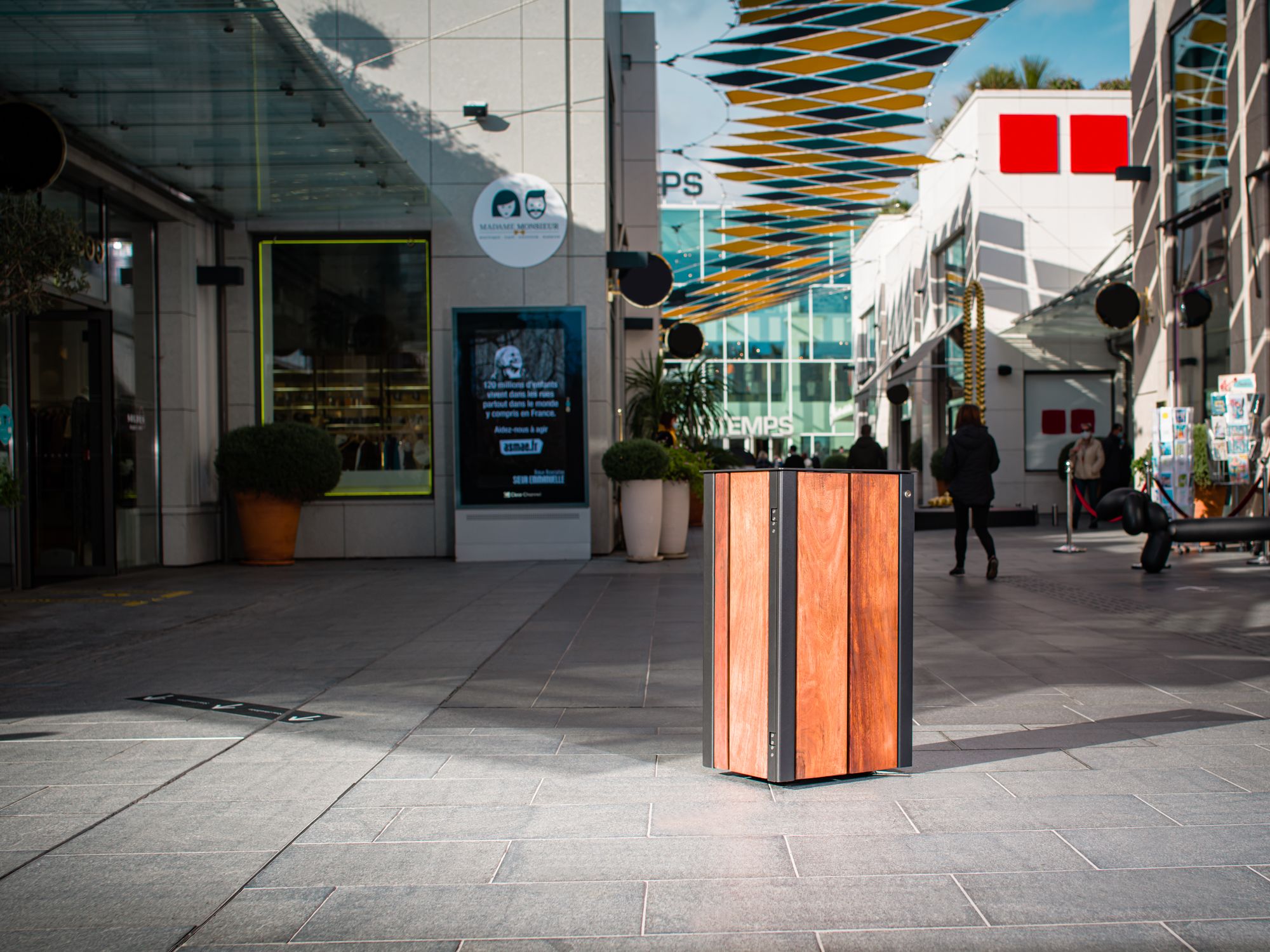 Portarifiuti interrato in acciaio e legno PYSA | Portarifiuti in ...