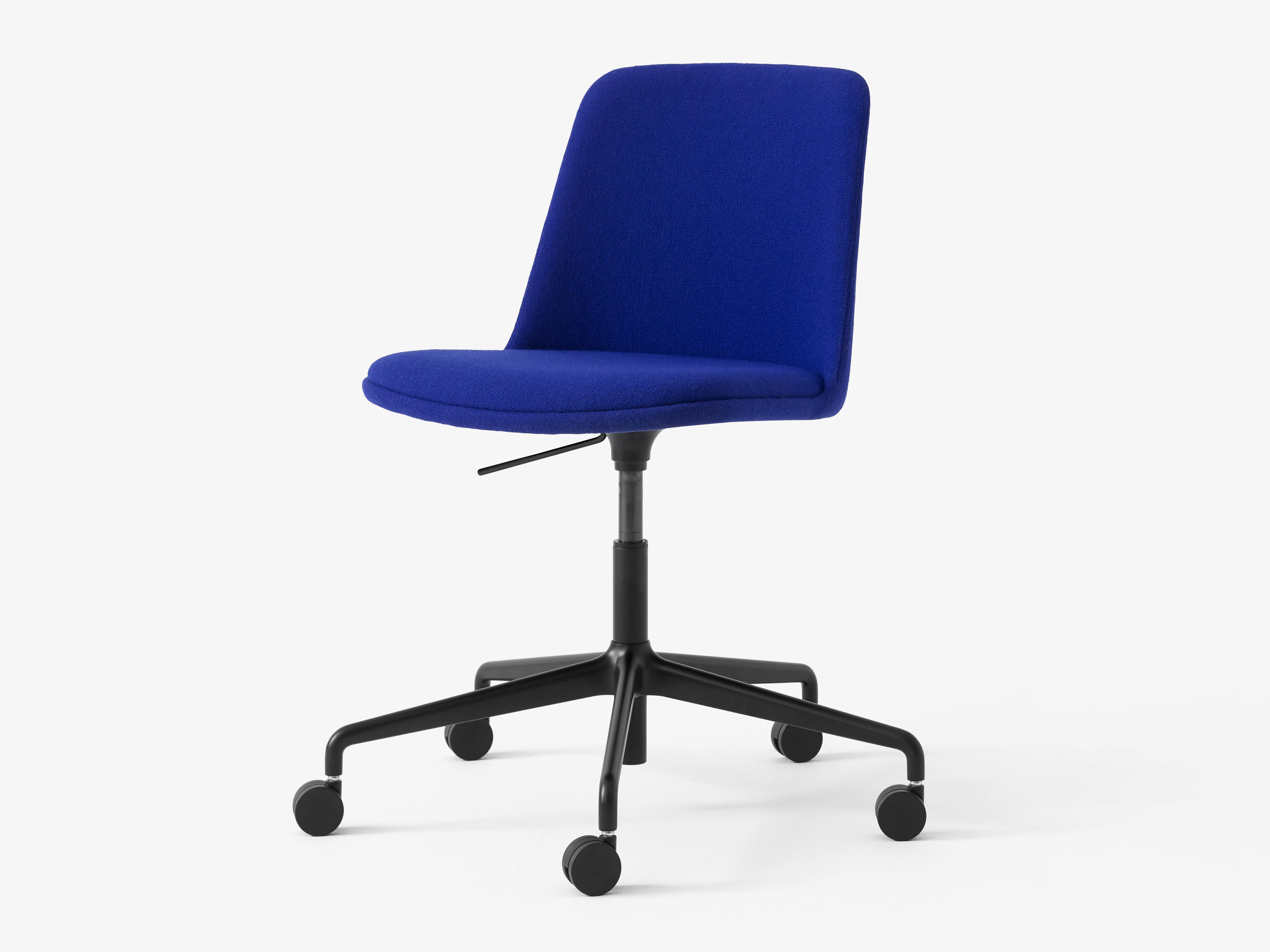 RELY HW31 Office chair By &Tradition