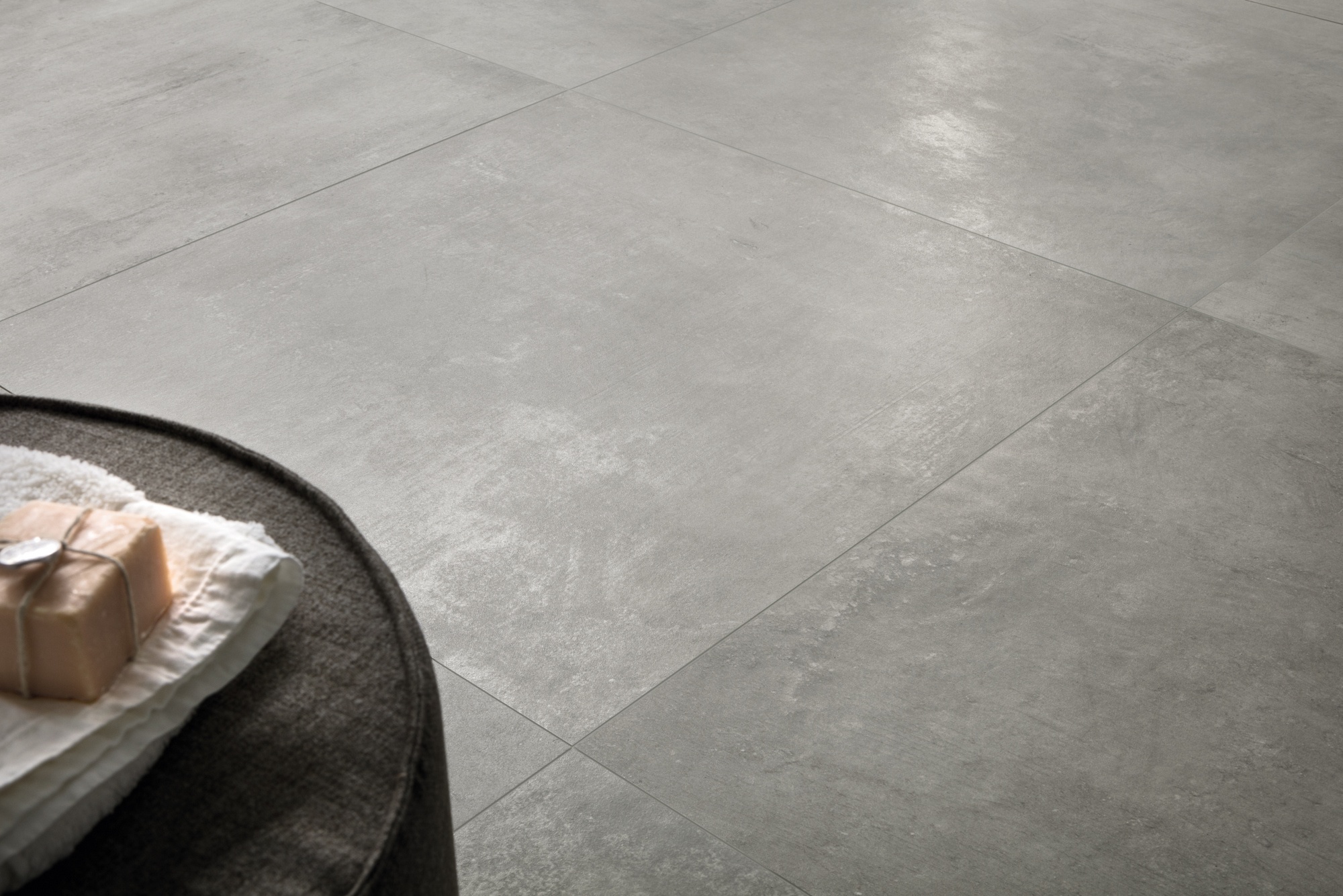 RESTYLE Porcelain stoneware wall/floor tiles with concrete effect By ...