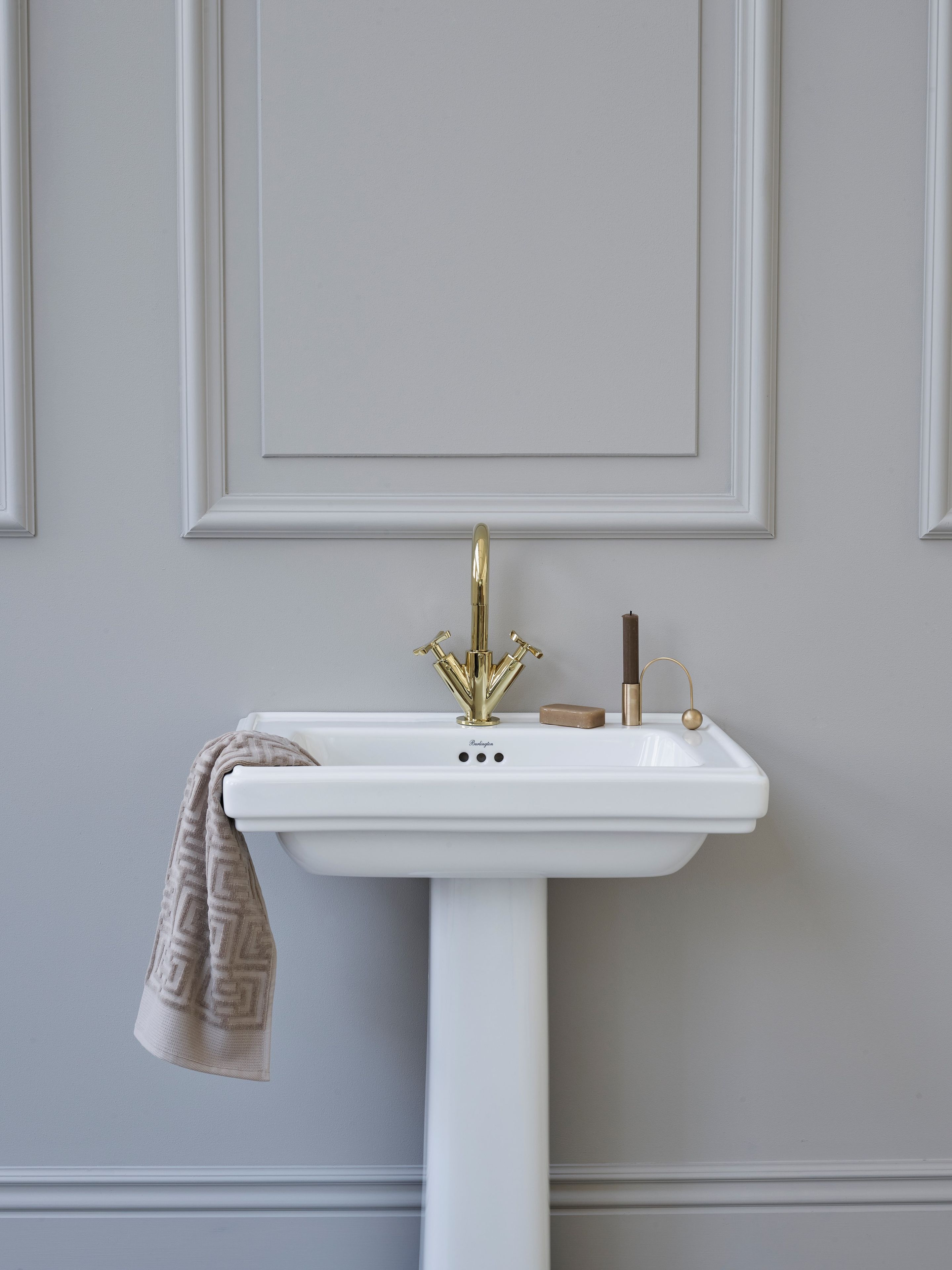 RIVIERA RIV2 | Pedestal washbasin By Burlington Bathrooms