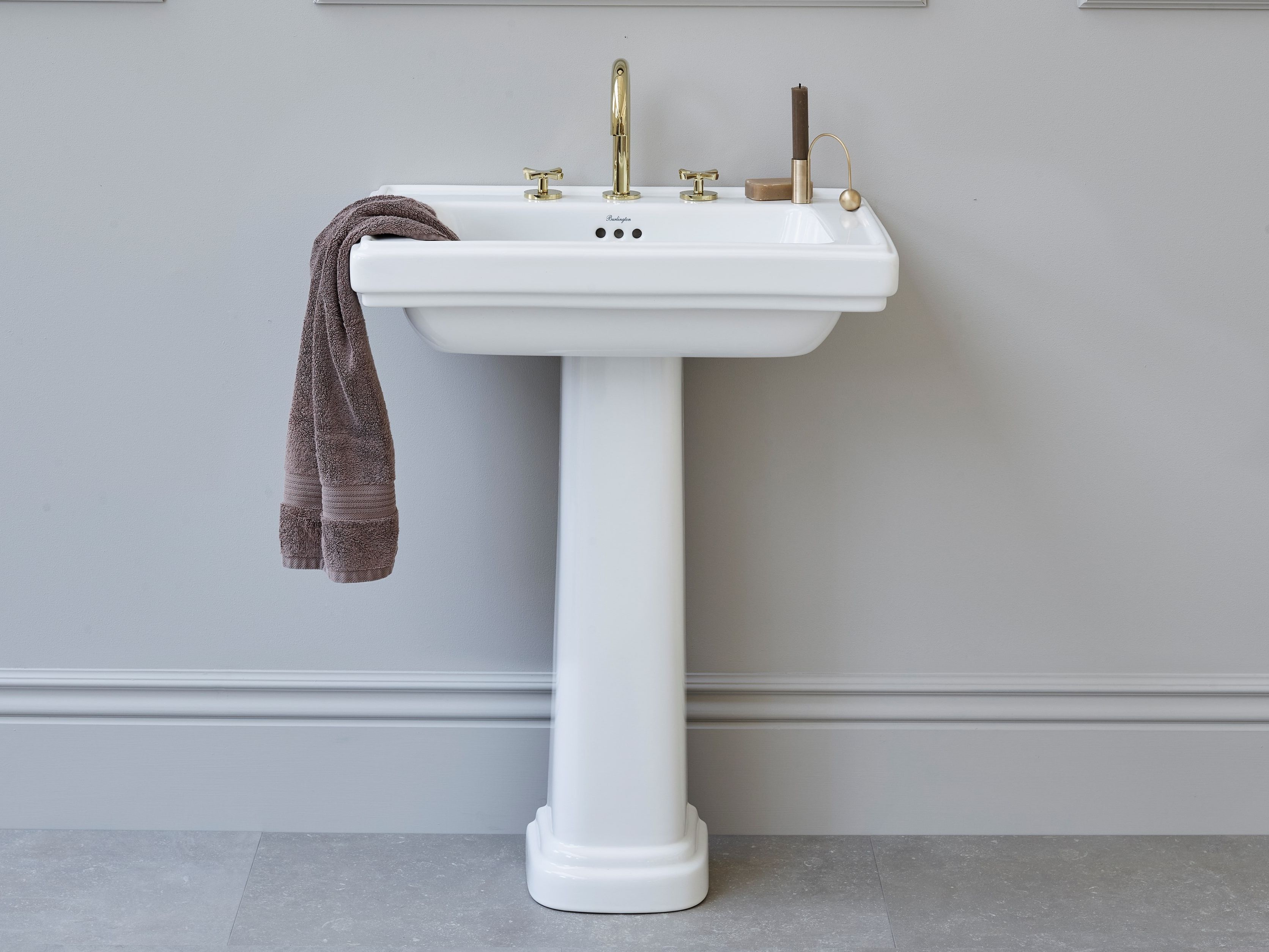 RIVIERA RIV2 | Pedestal washbasin By Burlington Bathrooms