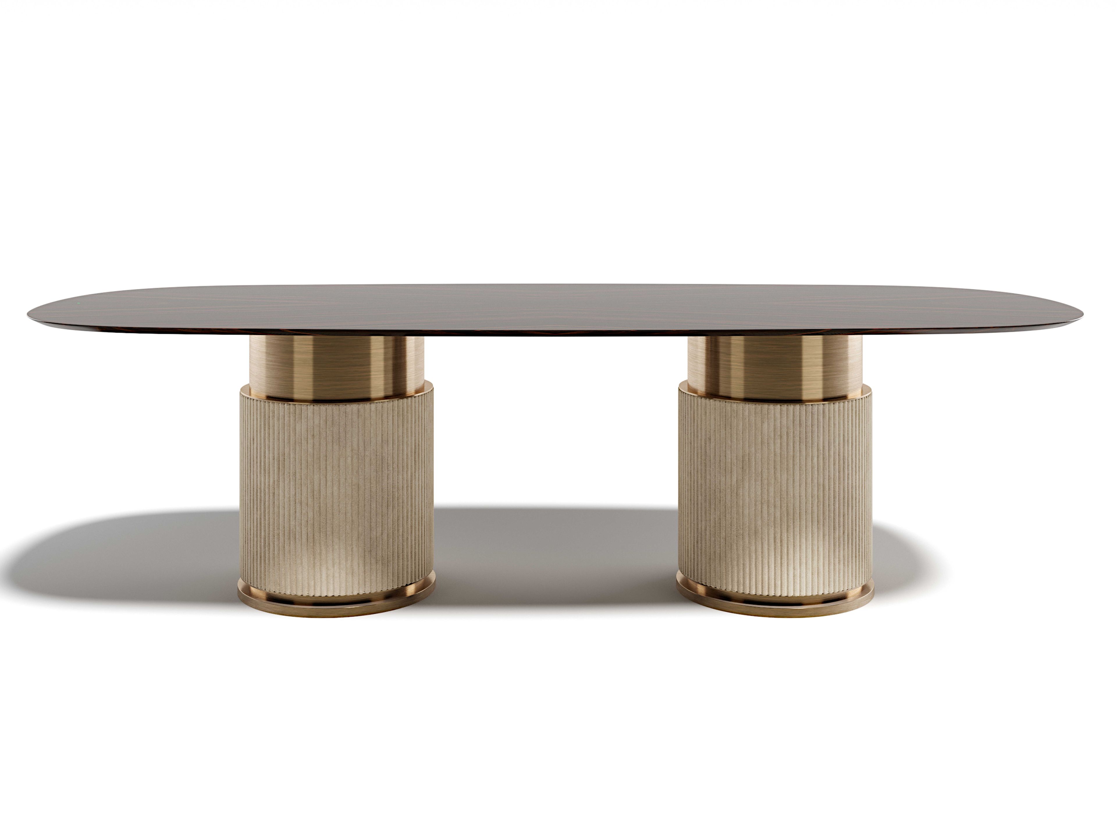 ROCK OVAL | Wooden table By Capital Collection