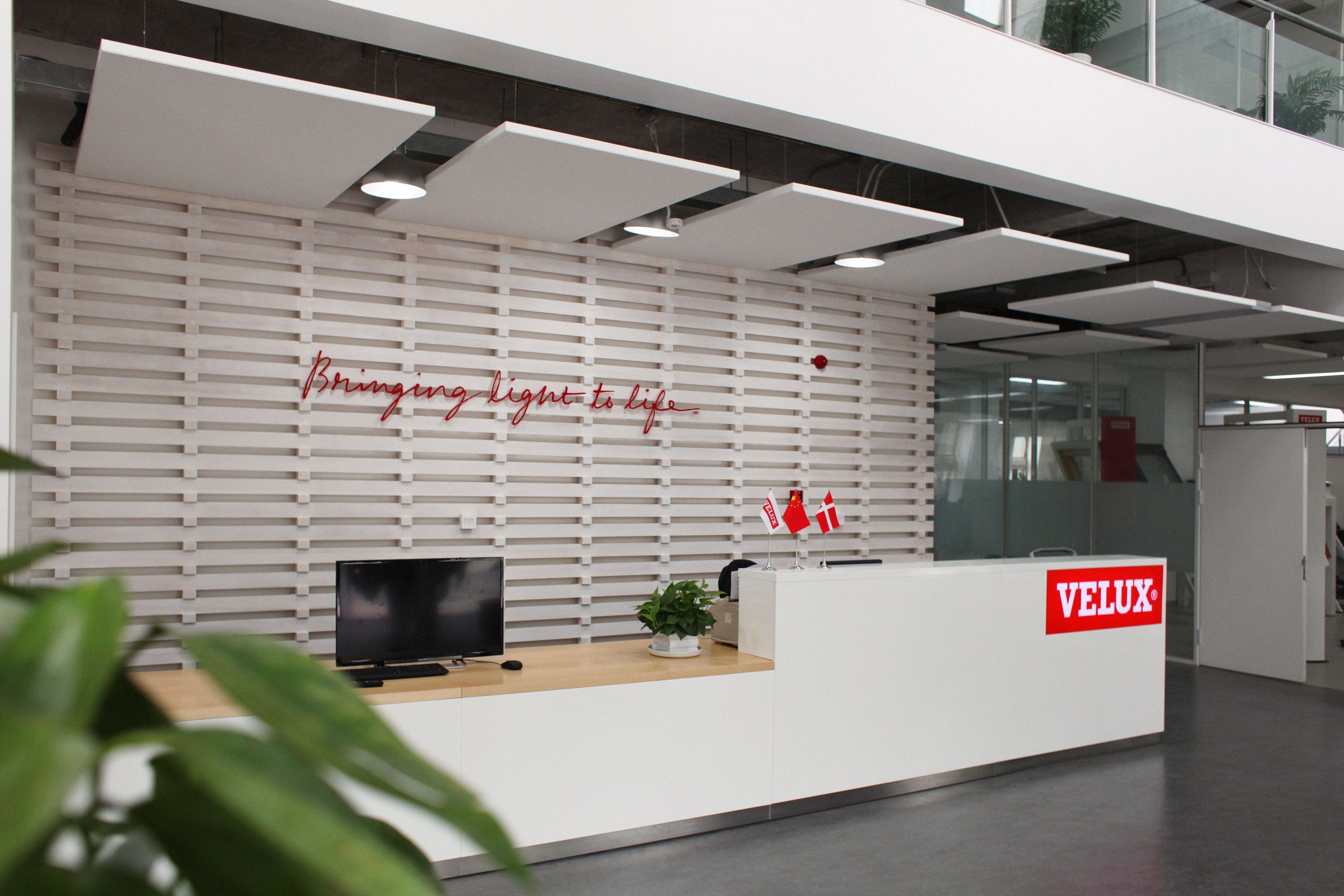 Rockfon® Eclipse™ Collection Ilôts acoustiques & Baffles acoustiques By ...