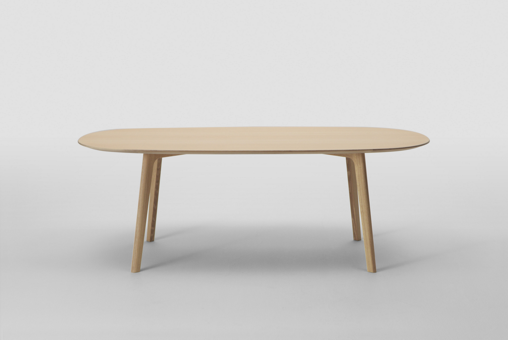 ROUNDISH Oval beech table By Maruni | design Naoto Fukasawa