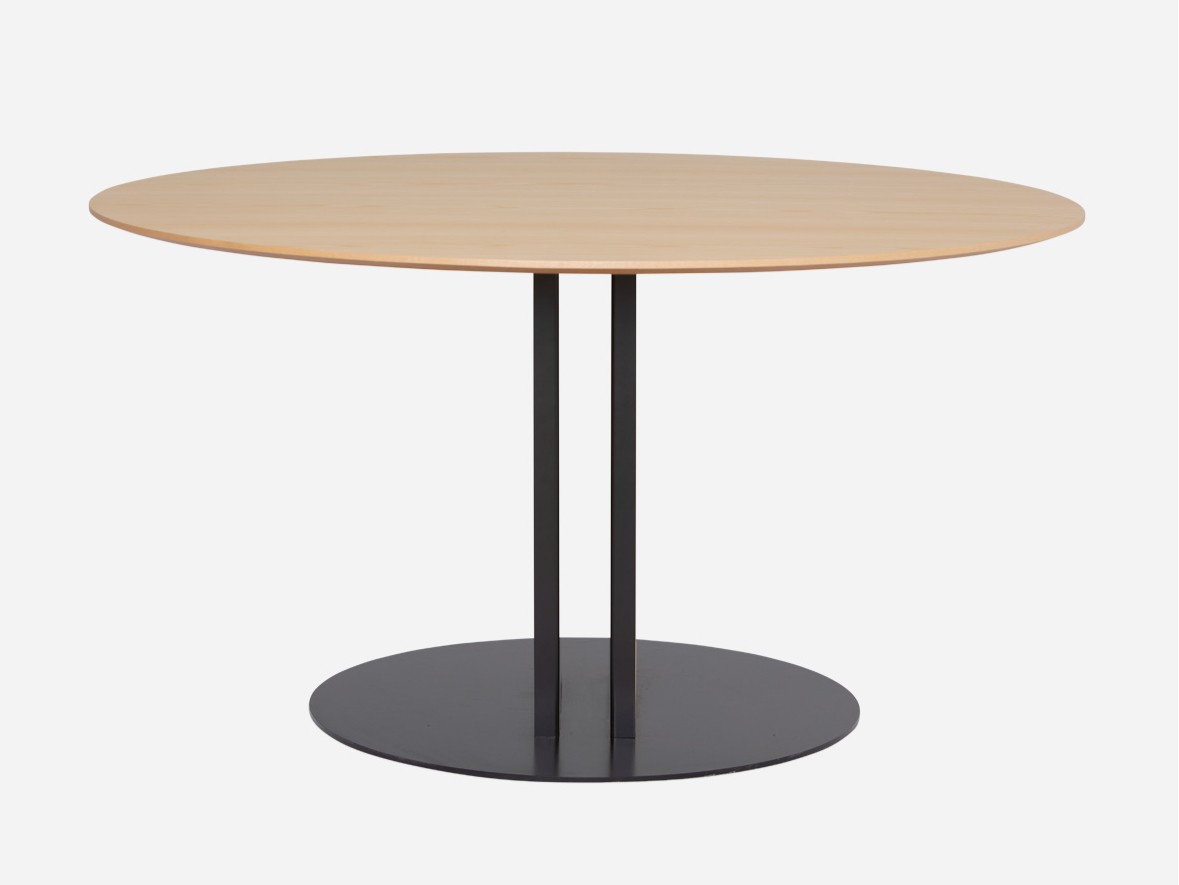 SANDWICH | Round table Round ash table By Vergés | design UNTALLER