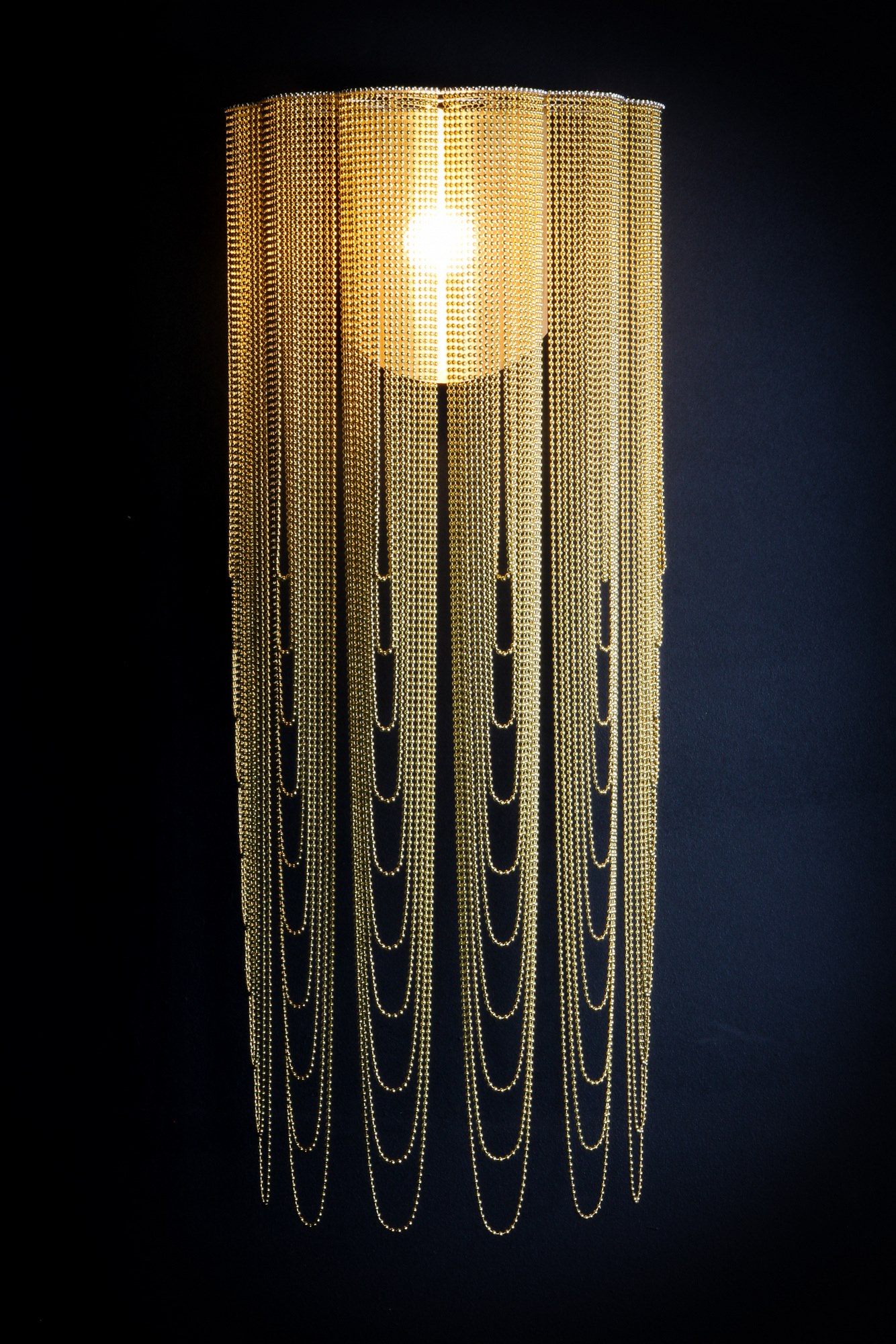 SCALLOPED LOOPED Wall light By Willowlamp | design Adam Hoets