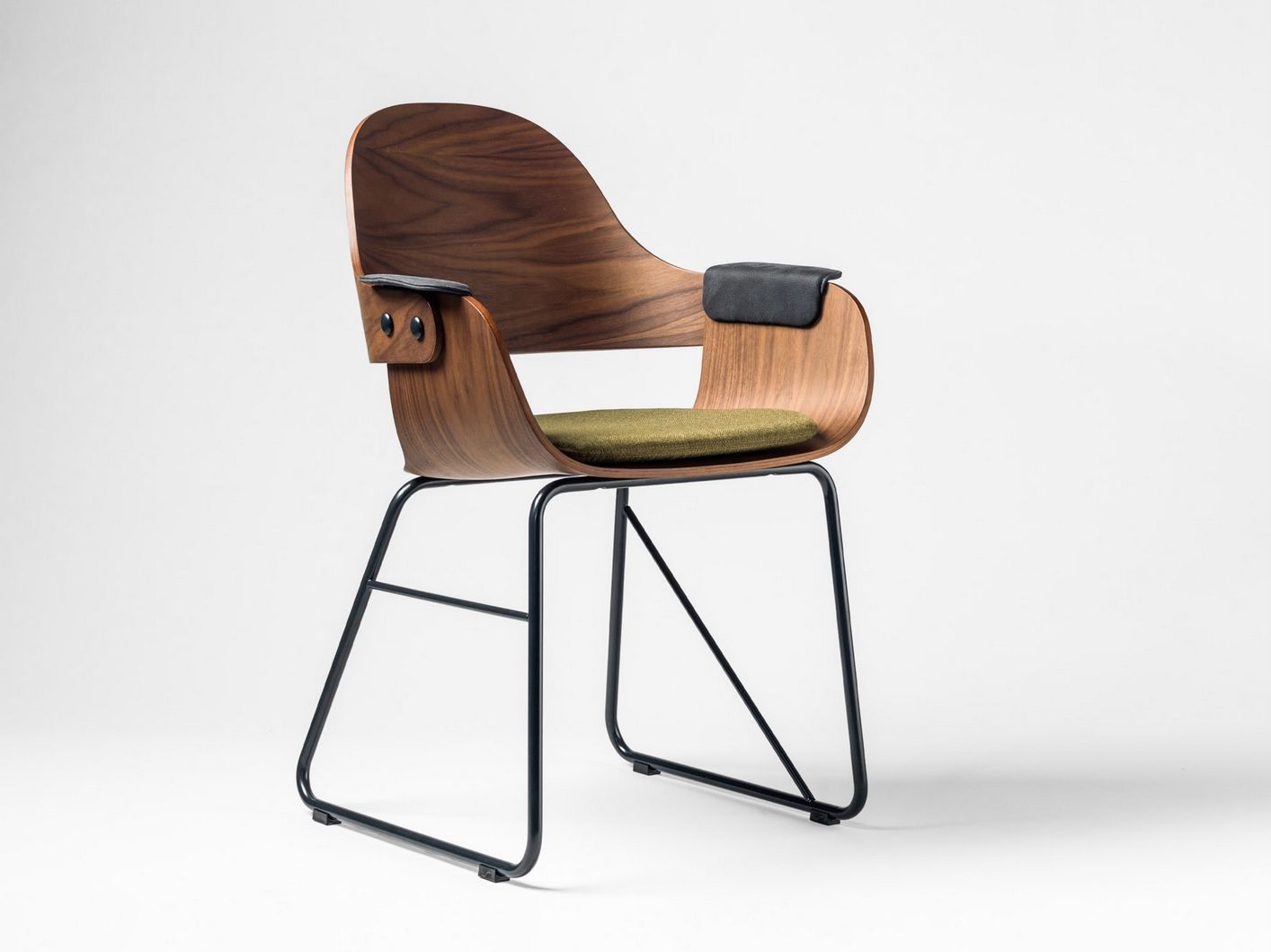 SHOWTIME NUDE | Sled base chair Showtime Collection By BD Barcelona ...