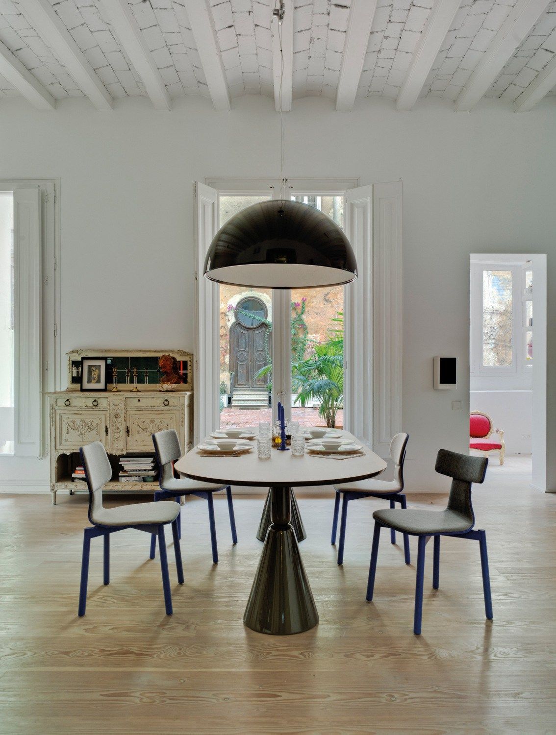 Upholstered fabric chair SILLA40 | Chair By Sancal design Nadadora