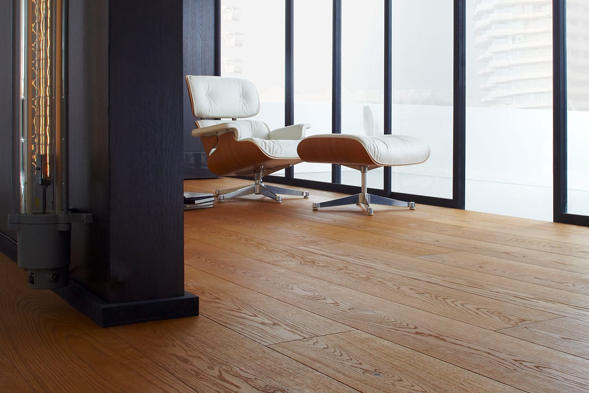 Parqué 2 capas cepillado de roble SILVERLINE EDITION By Bauwerk Parkett