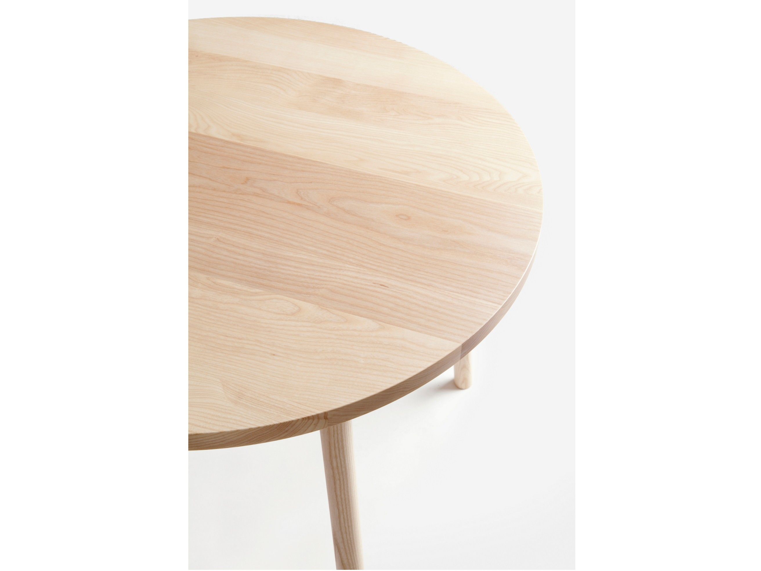 SKANDI | Round table Café Collection By Nikari design Kari Virtanen