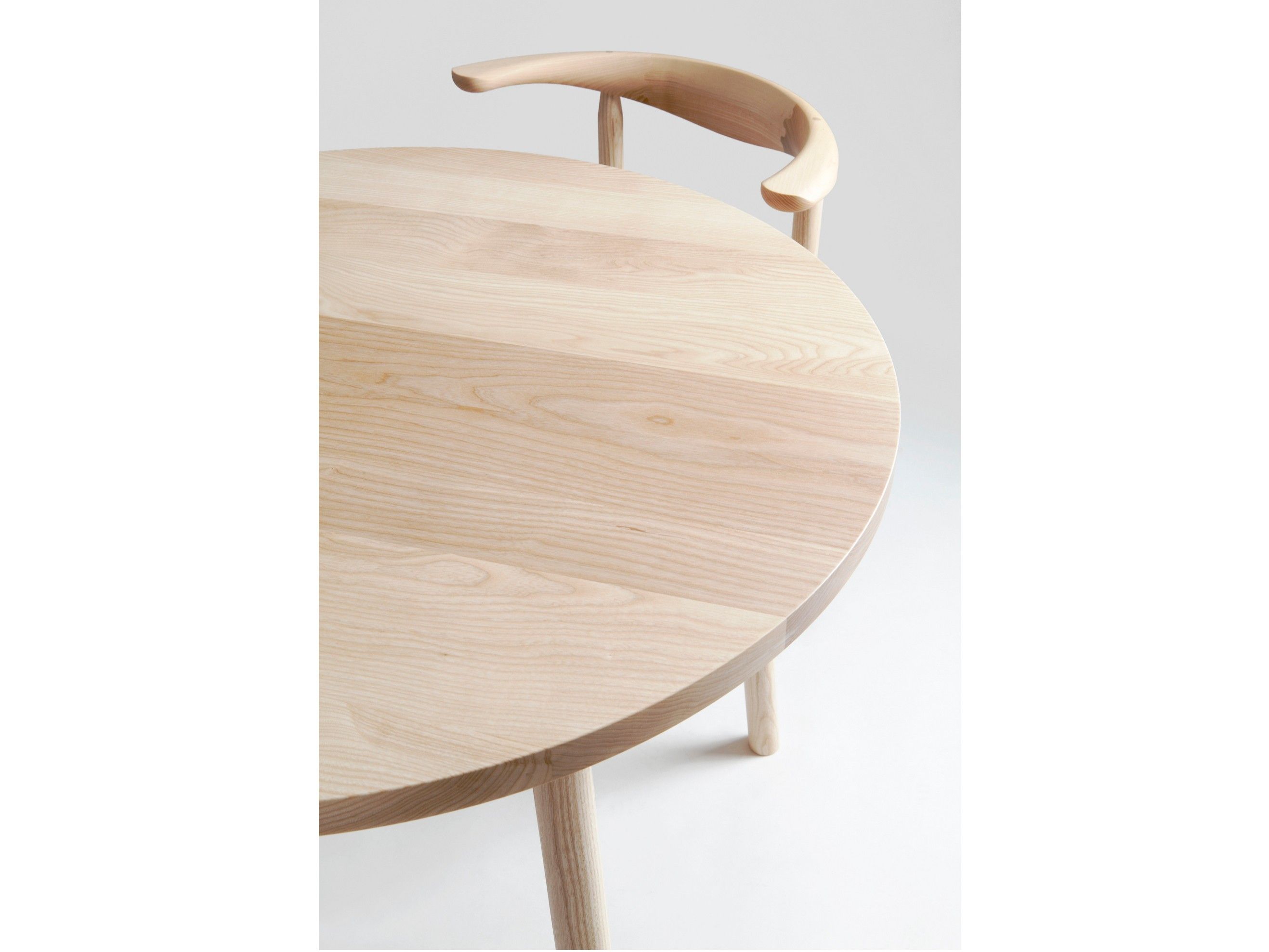 SKANDI | Round table Café Collection By Nikari design Kari Virtanen