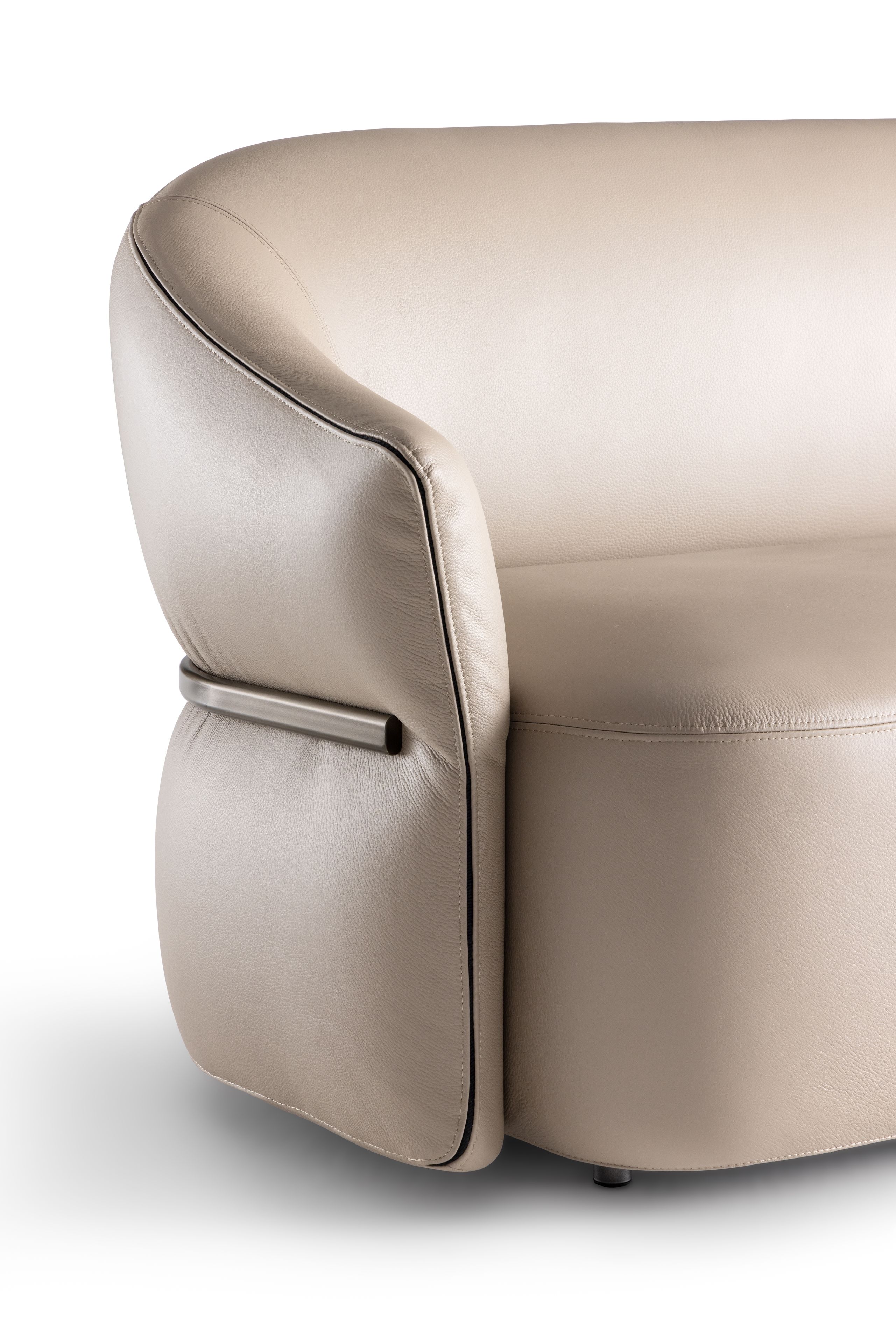 MADAME BUTTERFLY 3 seater sofa By Flou | design the Touch Studio