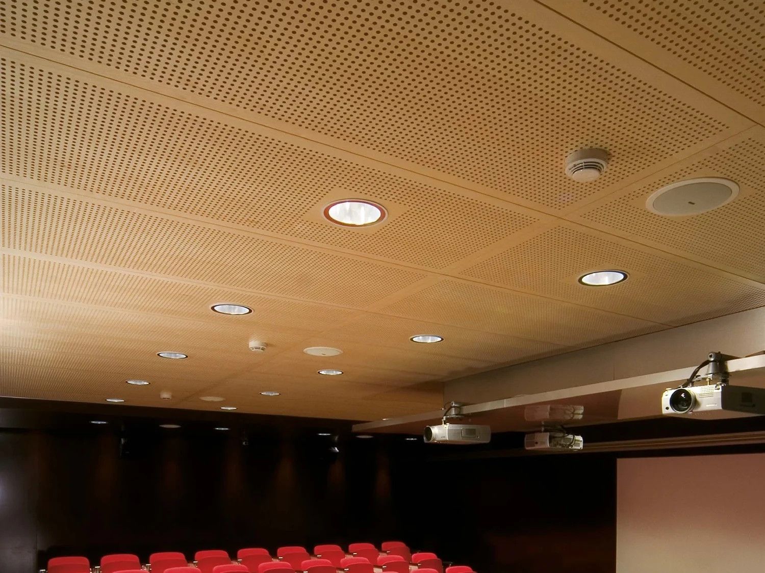 SOUND WOOD CONCEALED 200 Ceiling panels By CBI Europe