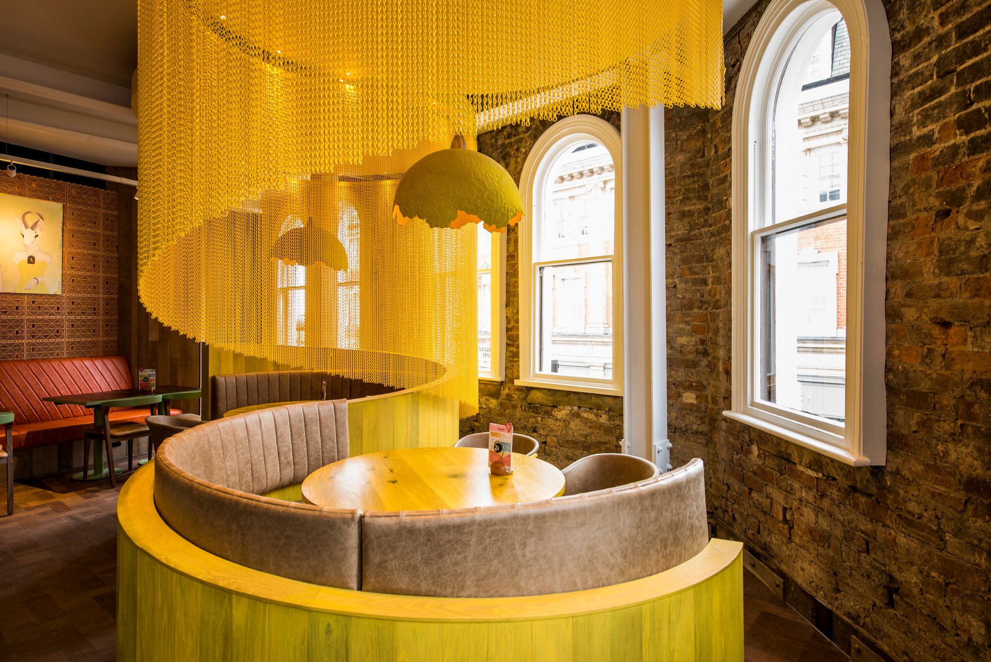 Aluminium chain curtain SPACE DIVIDER - CURVED By Kriskadecor