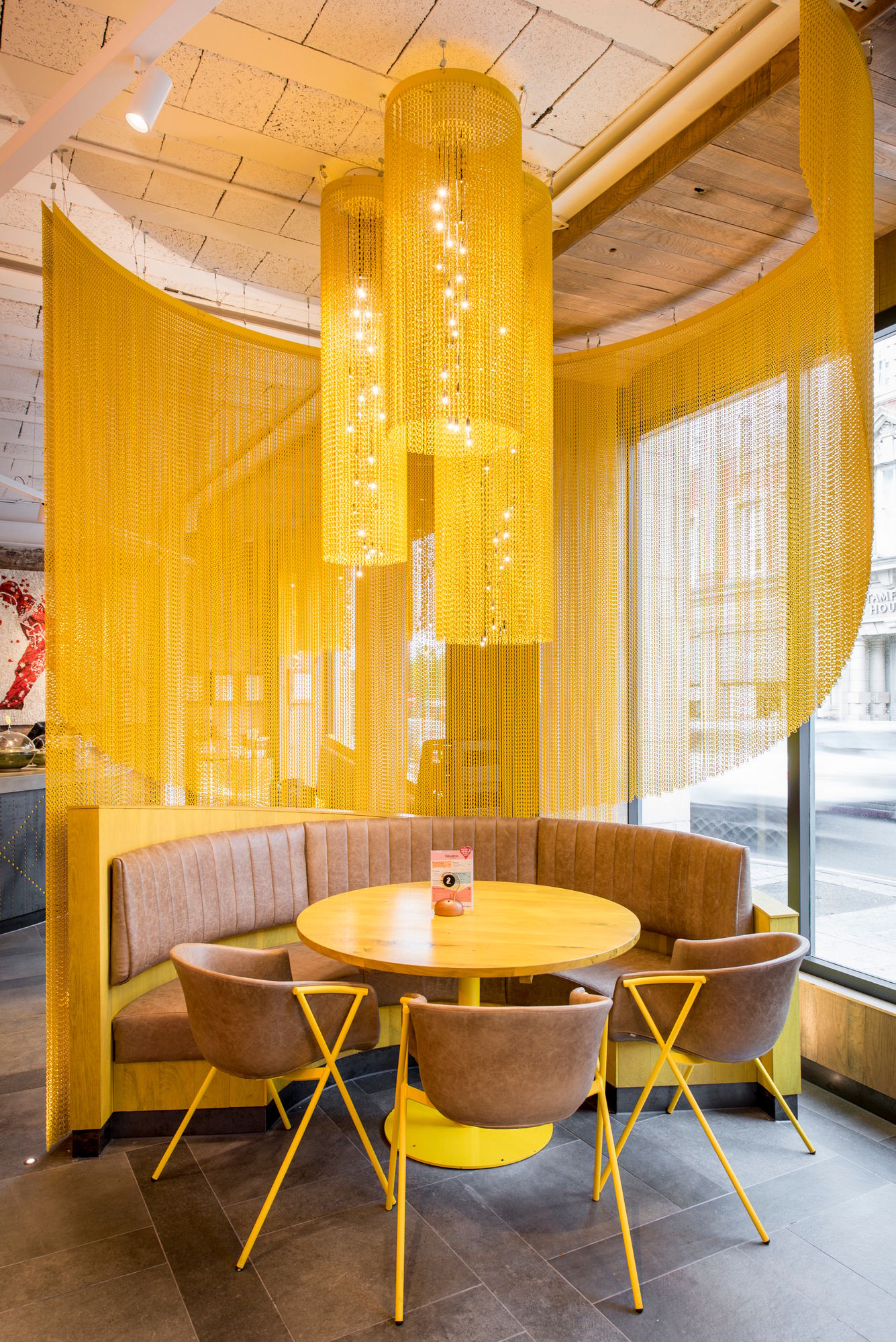 Aluminium chain curtain SPACE DIVIDER - CURVED By Kriskadecor