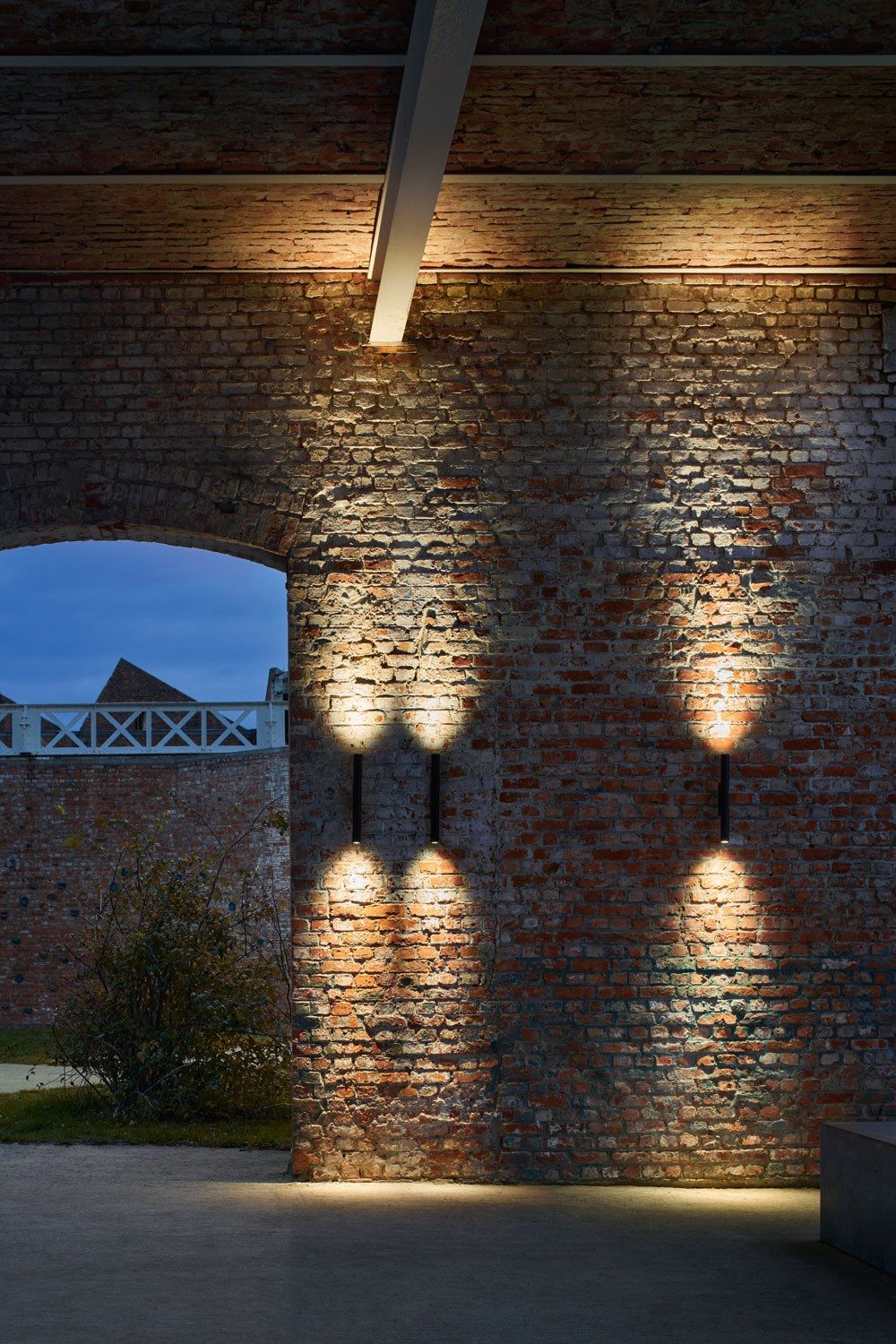 SPY 39 W X | LED wall lamp By Delta Light