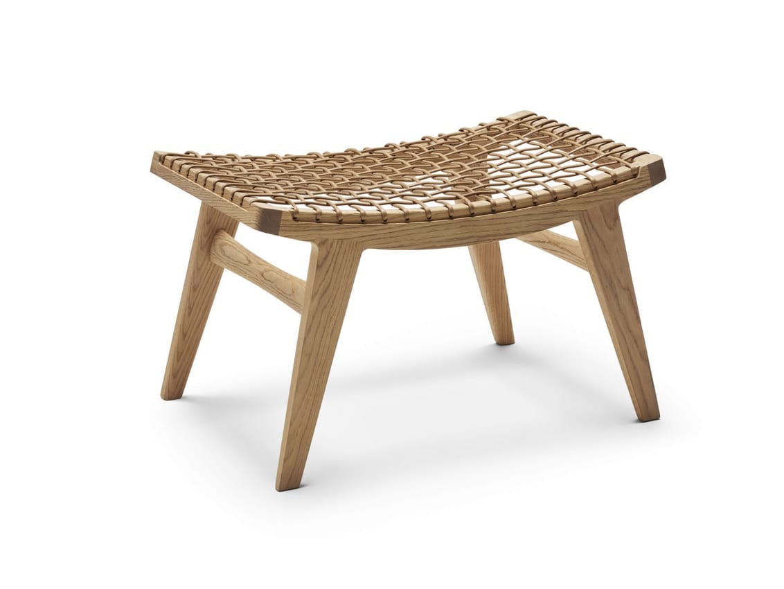 KLISMOS Low oak stool By Knoll | design Antonio Citterio