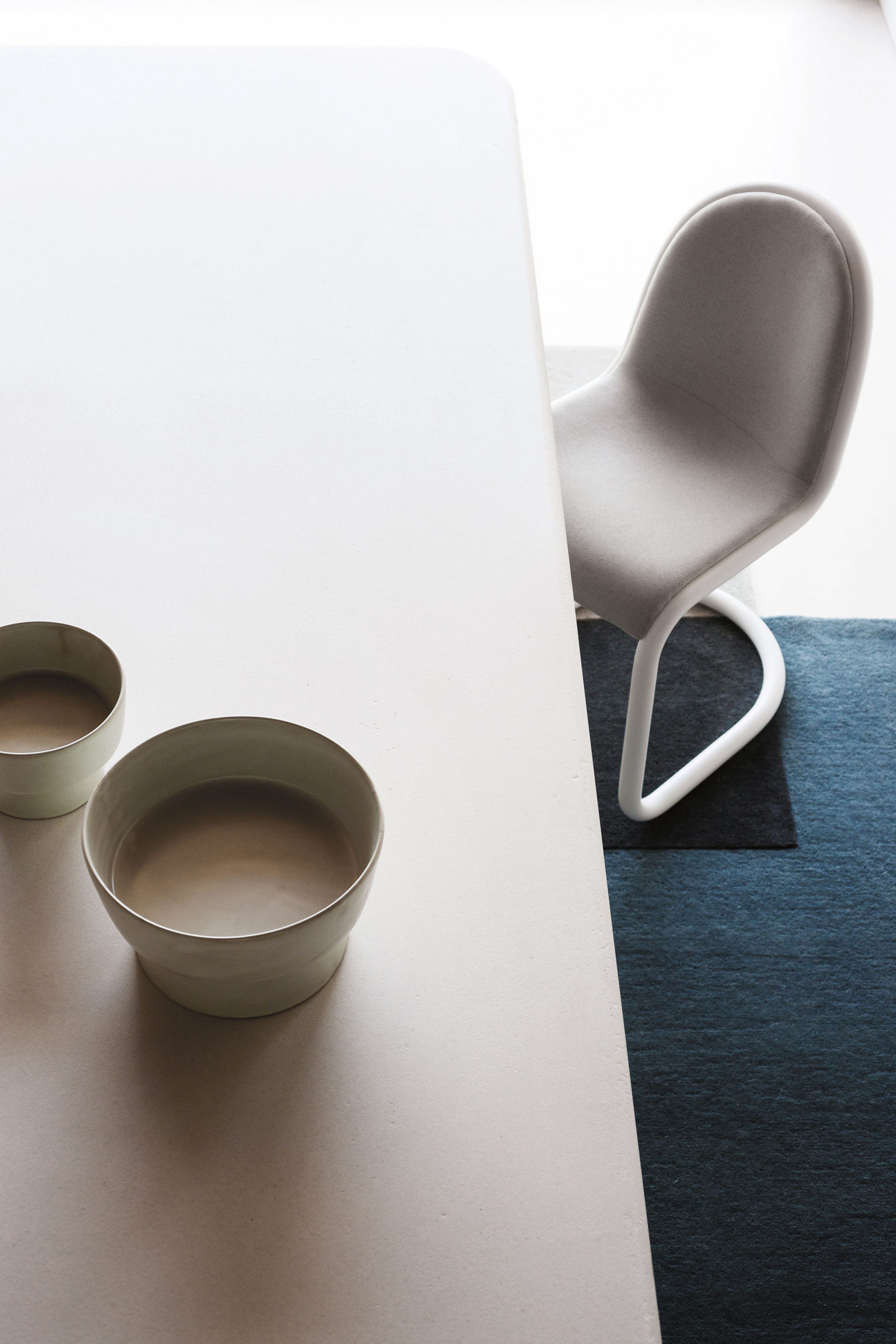 STRONG Sled base steel chair with integrated cushion By Desalto ...