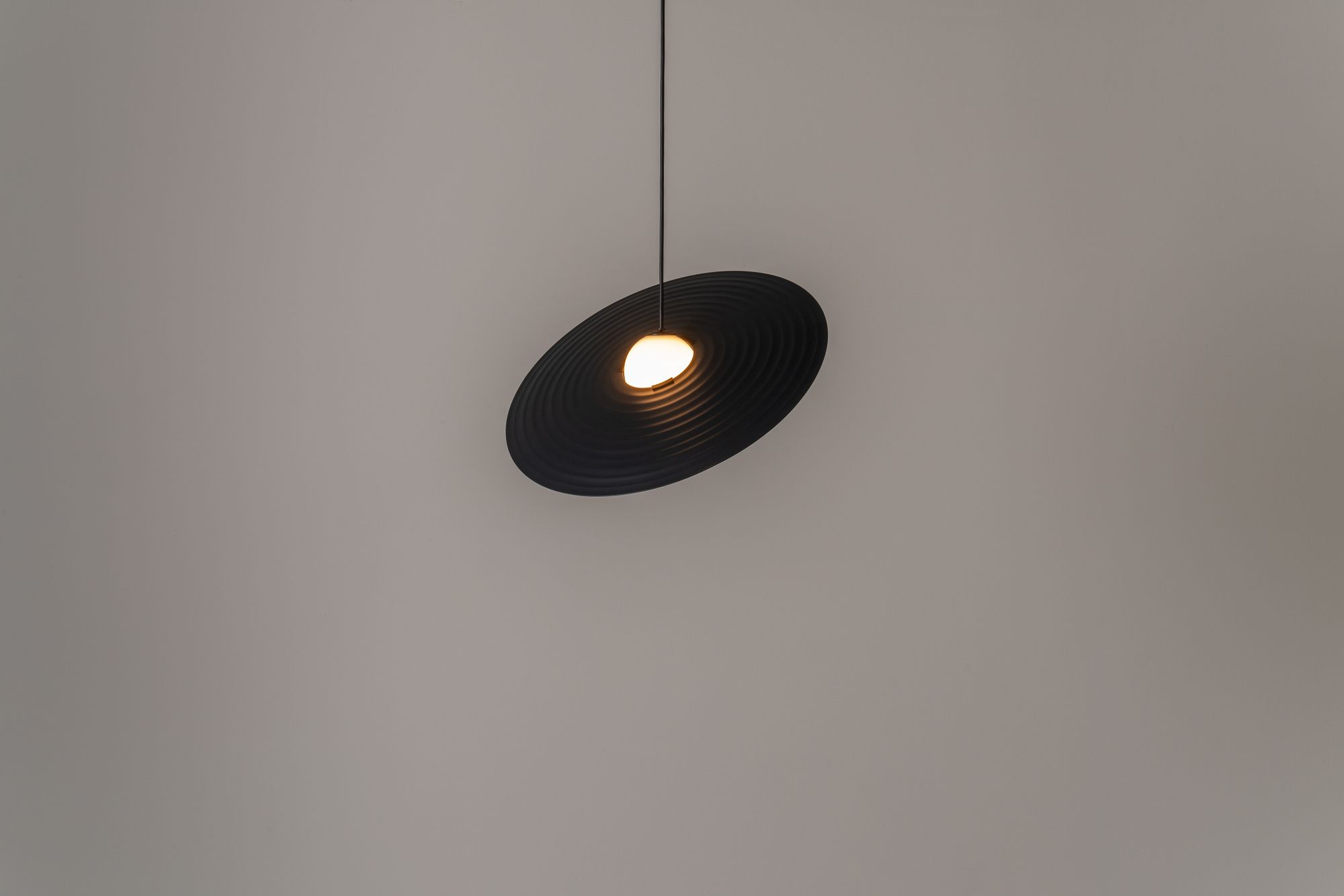 SYMPHONY Swivel aluminium pendant lamp By Milan Iluminación