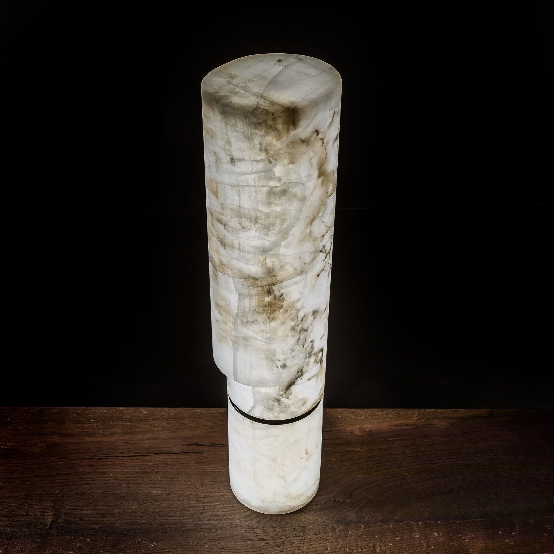TEST-ONE Onyx table lamp By Henge | design Ugo Cacciatori