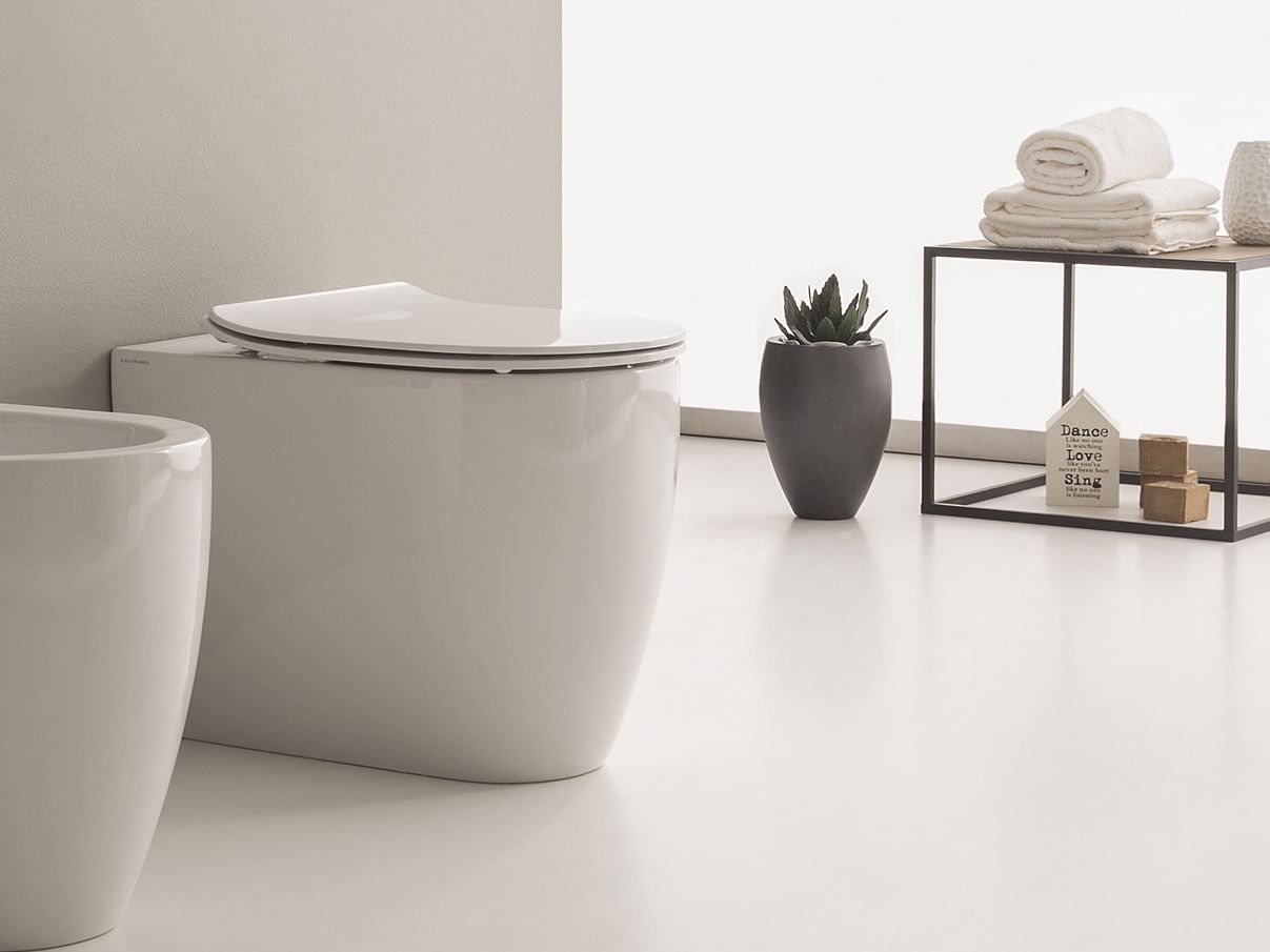 MOON Wc in ceramica By Scarabeo Ceramiche | design Massimiliano Braconi