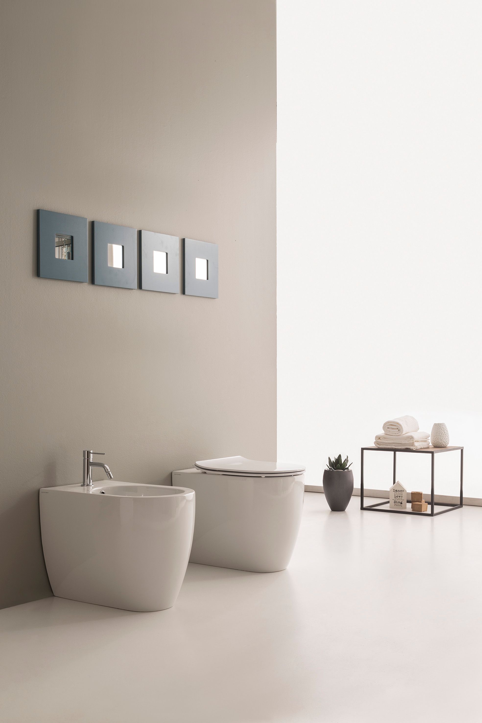 MOON Wc in ceramica By Scarabeo Ceramiche | design Massimiliano Braconi
