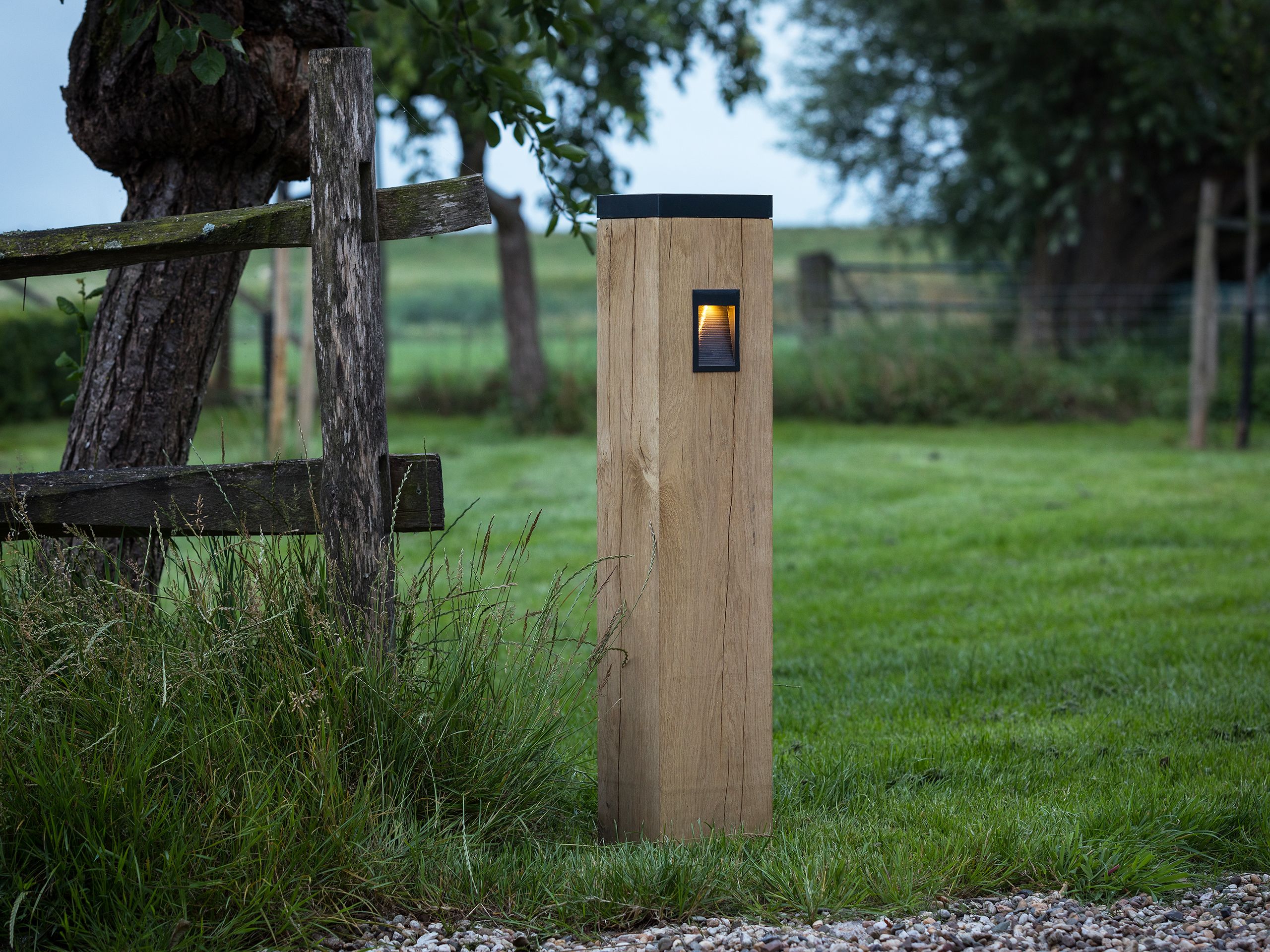 TORRE | Solar Powered bollard light By Timberlab