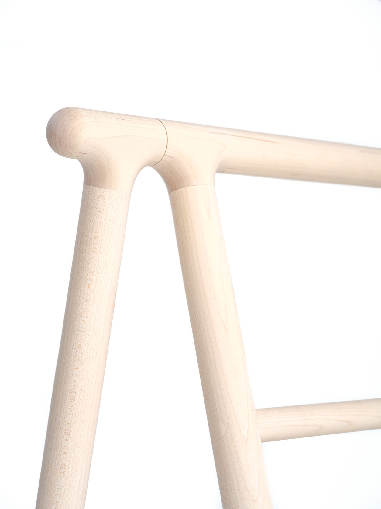 BRANCH OF THE MAPLE Standing maple towel rail By DE PADOVA