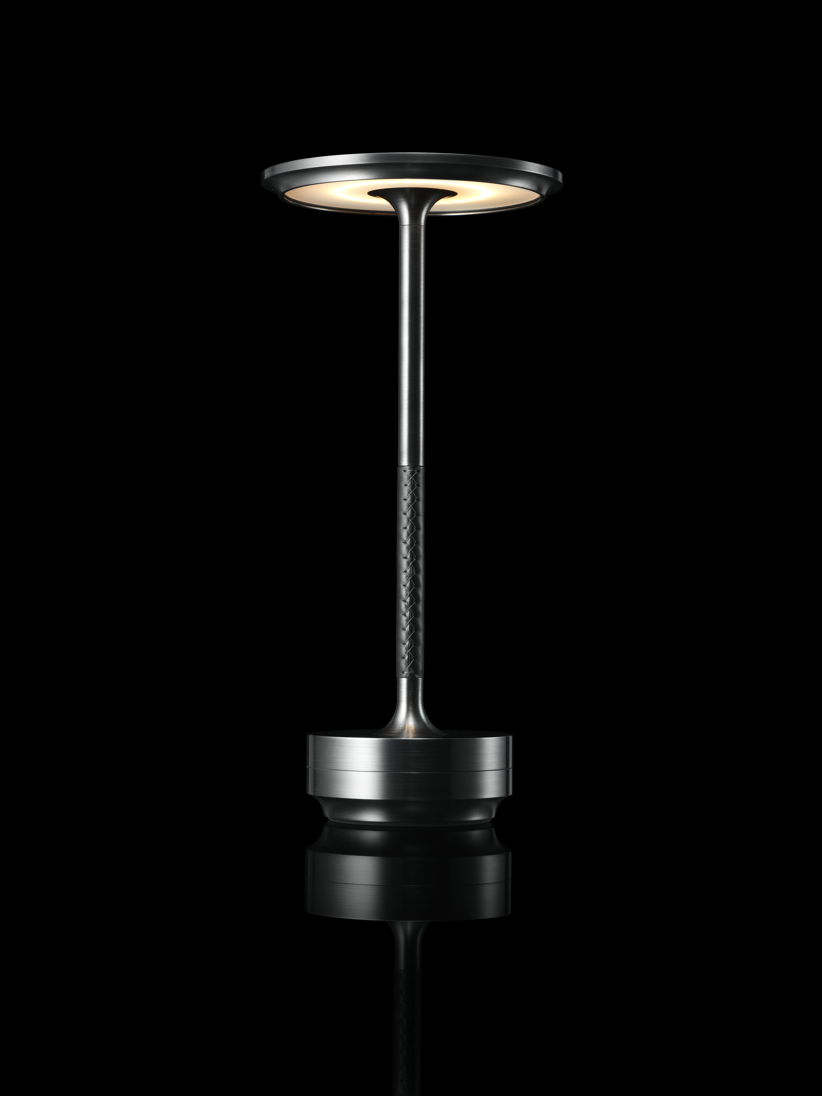 TURN CRAFT Table lamp By Ambientec