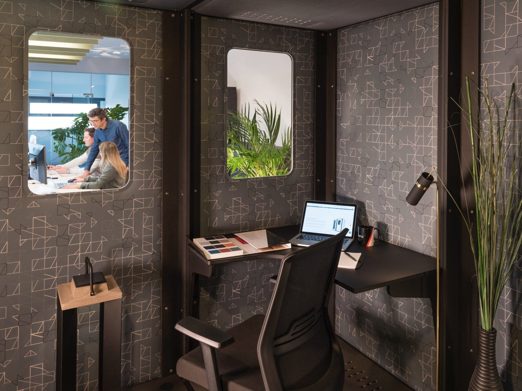 VICBOOTH OFFICE FOCUS CUBE - 2x2 Office booth By Vicoustic