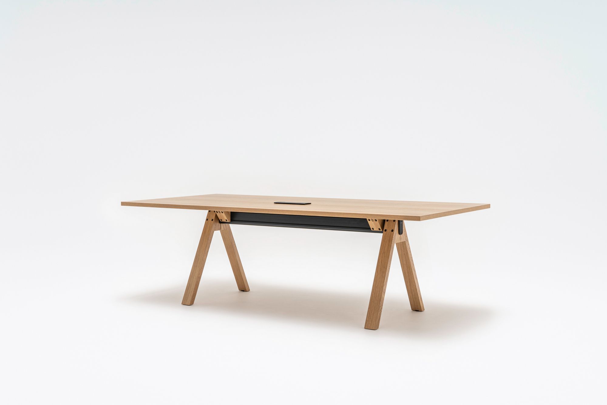 VIGA | Meeting table By MDD design YONOH