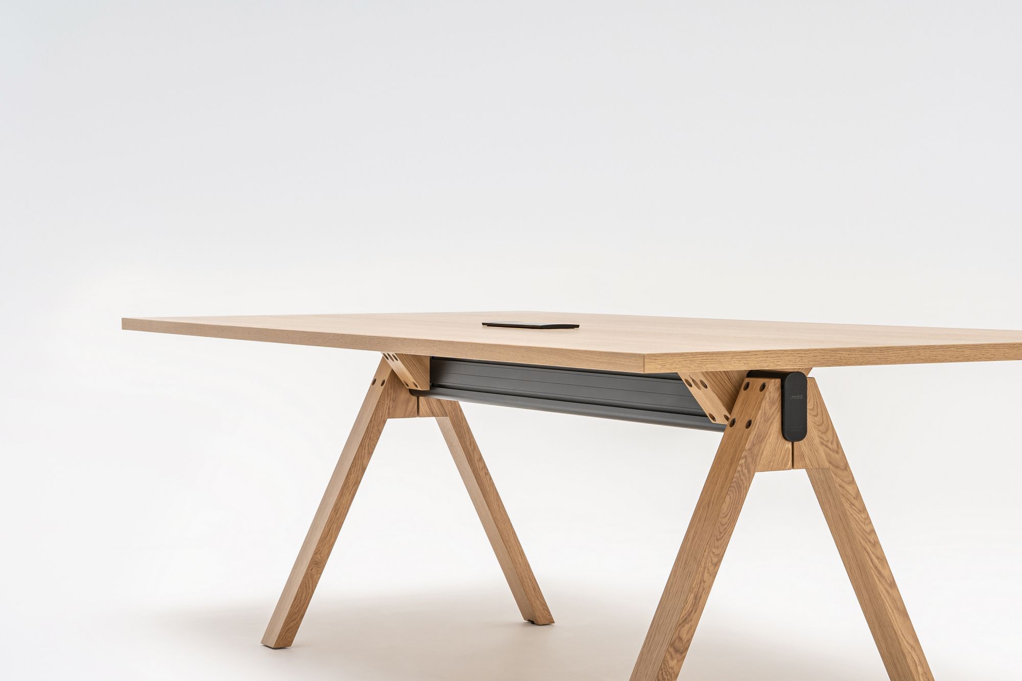 VIGA | Meeting table By MDD design YONOH