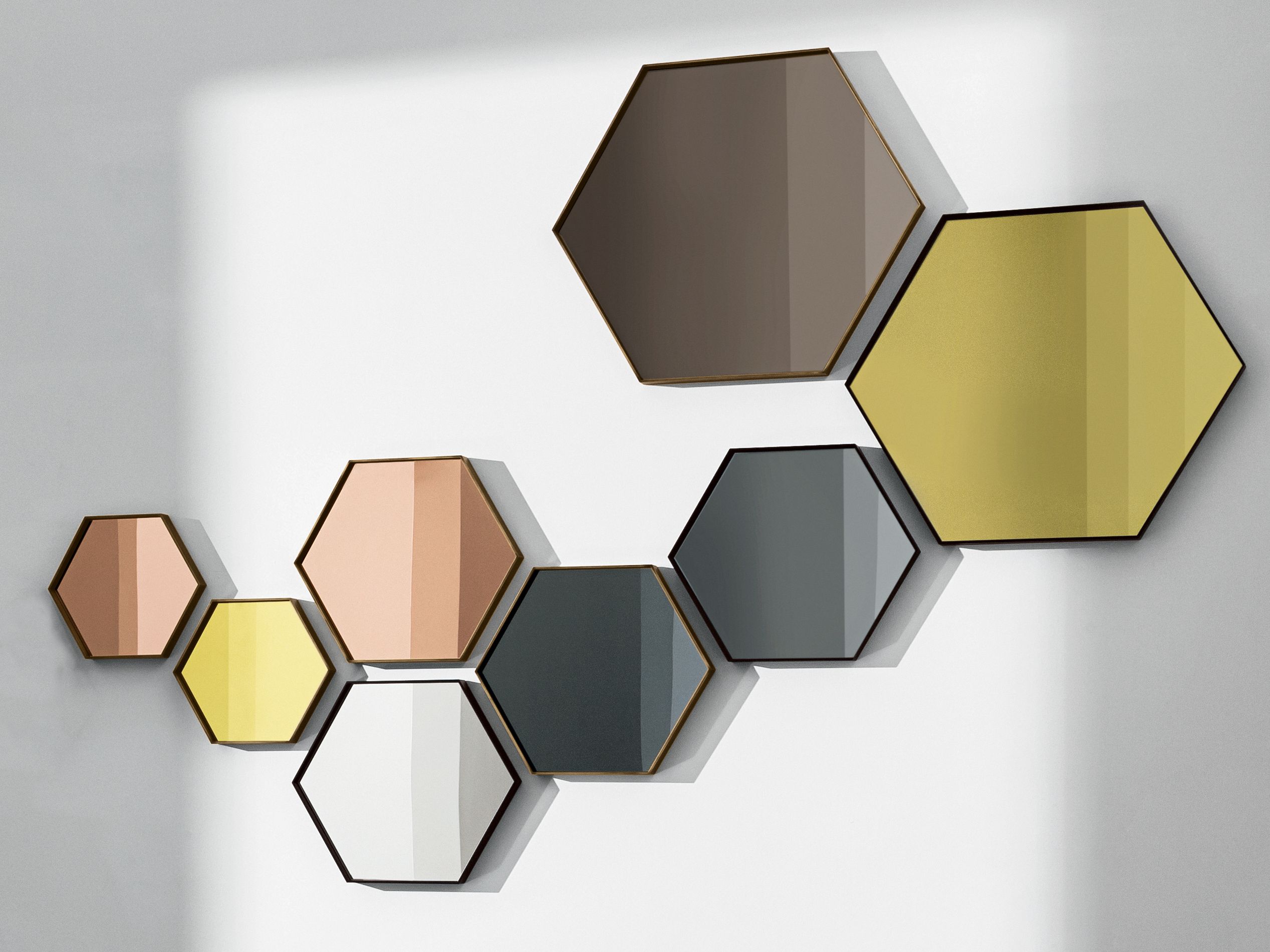 VISUAL HEXAGONAL Wall-mounted mirror By Sovet italia | design Lievore ...
