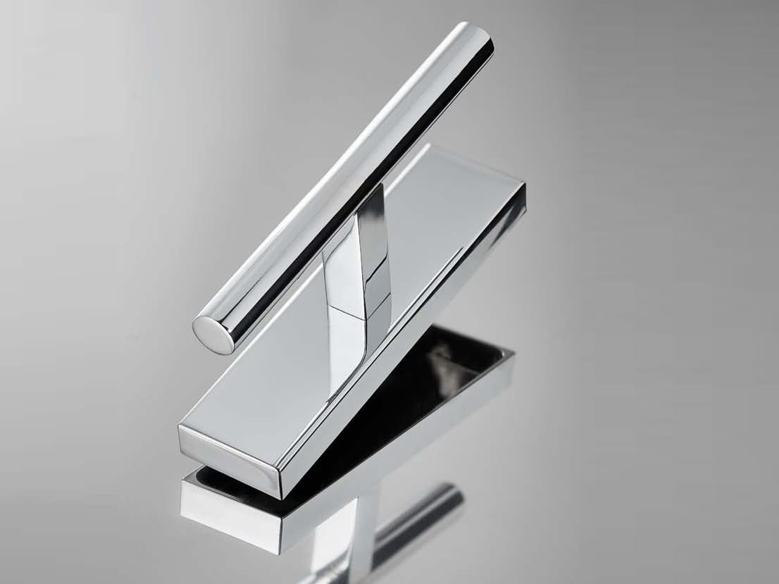 VITRUVIO TRONCA Stainless steel door handle on back plate By SECCO SISTEMI