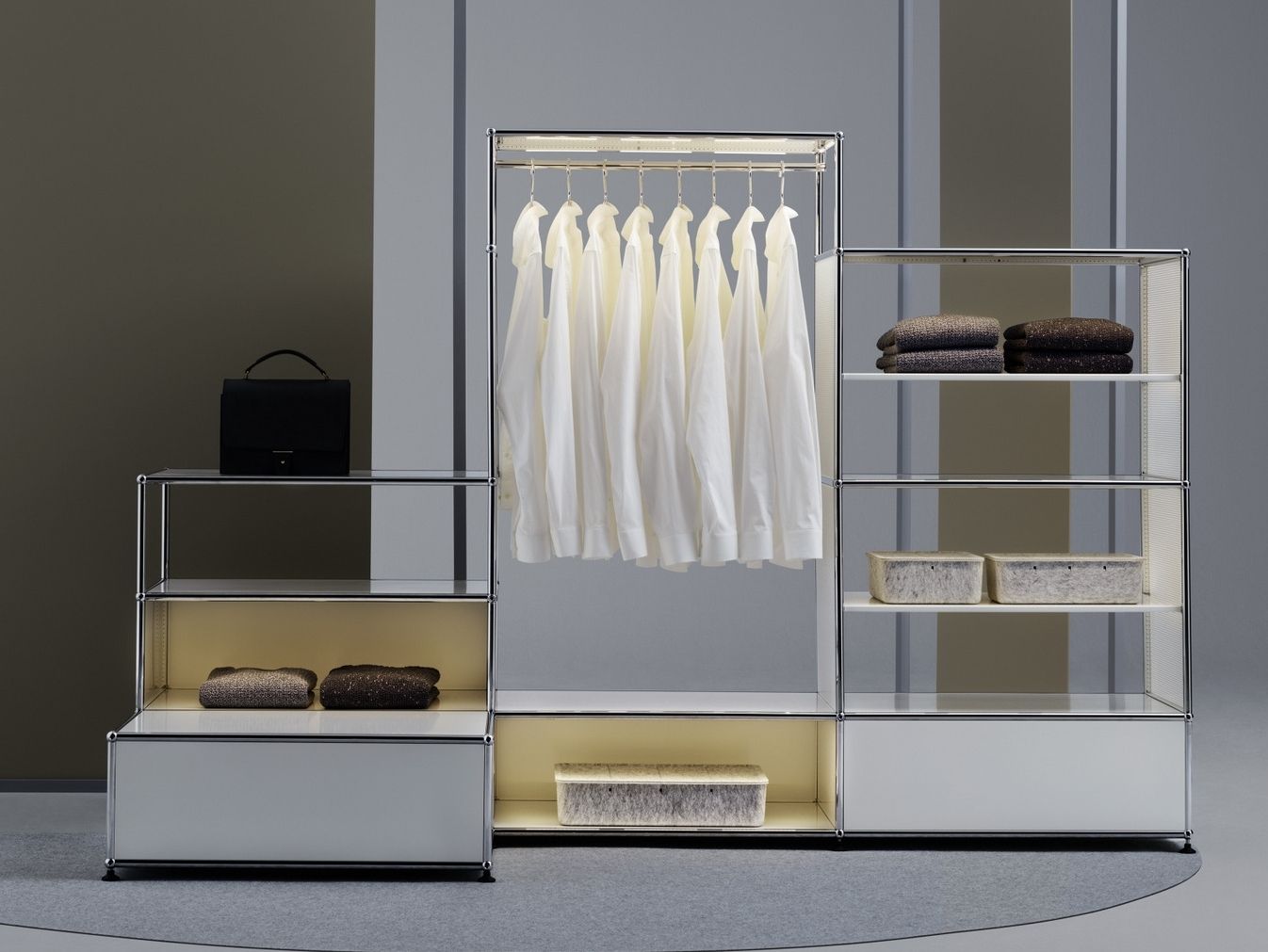 USM HALLER E Sectional custom walk-in wardrobe By USM