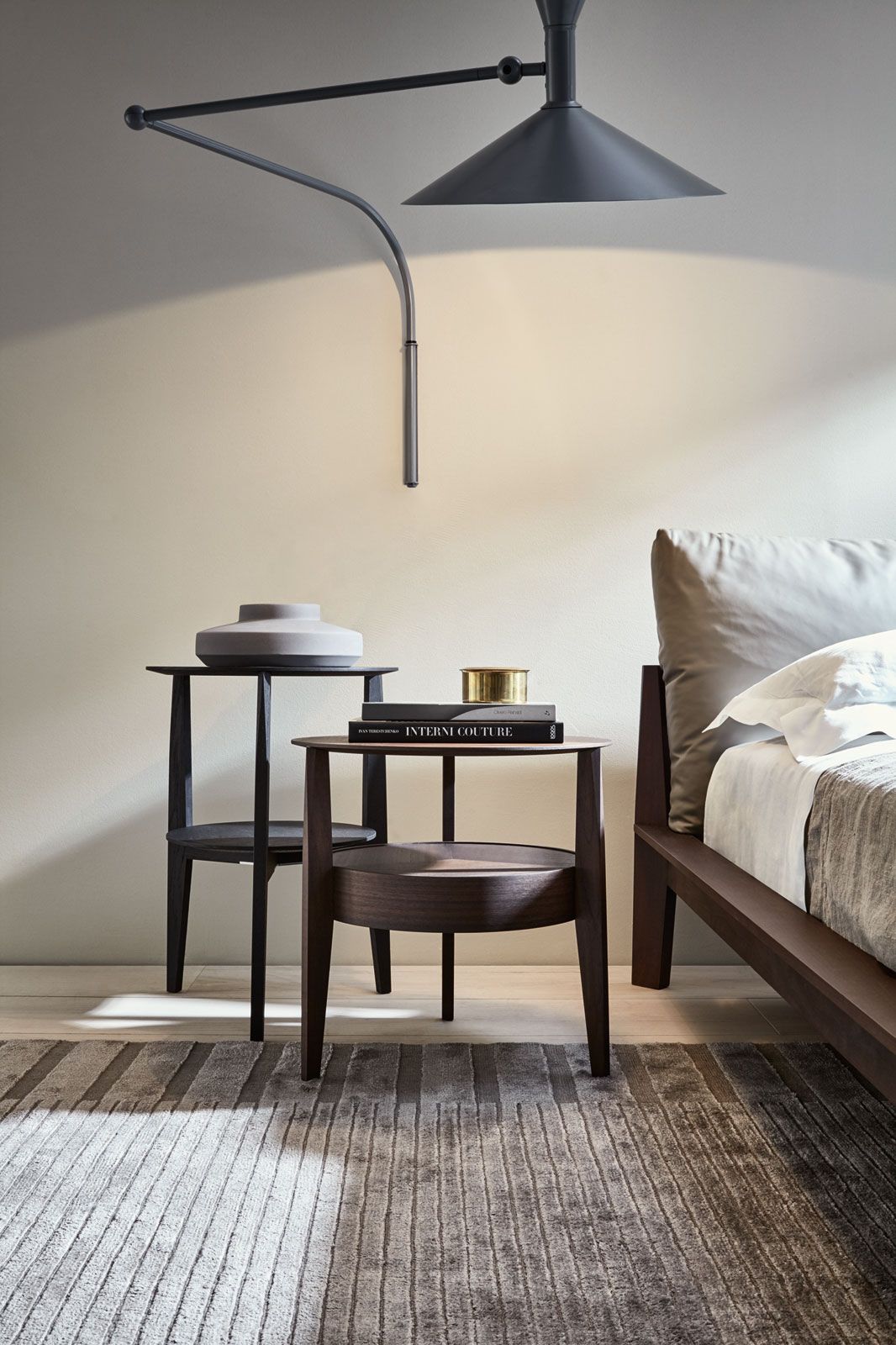 WHEN | Bedside table with drawers By Molteni & C. design Rodolfo Dordoni