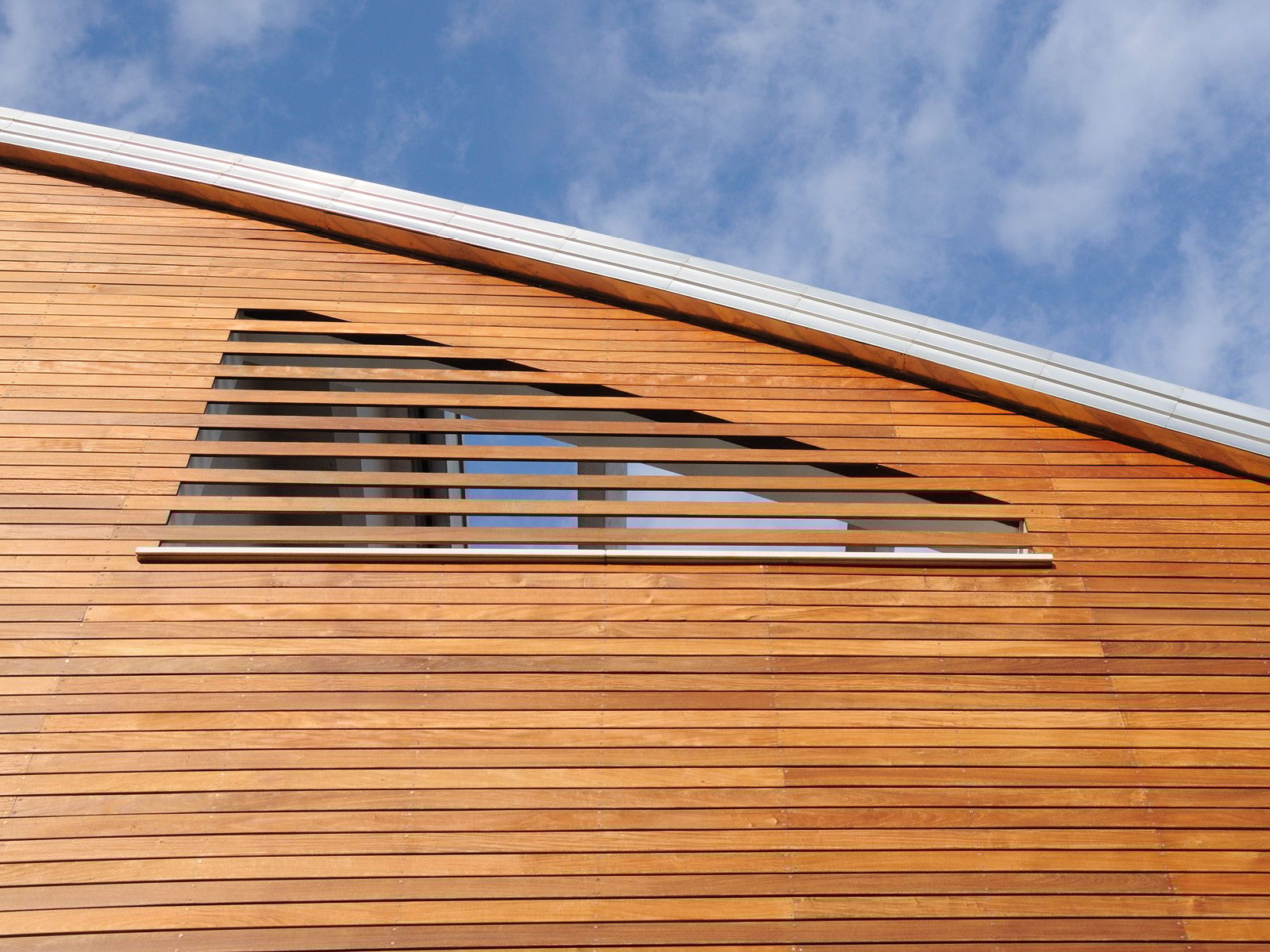 Wooden Façades and Ceiling Wood panel for facade By Ravaioli Legnami