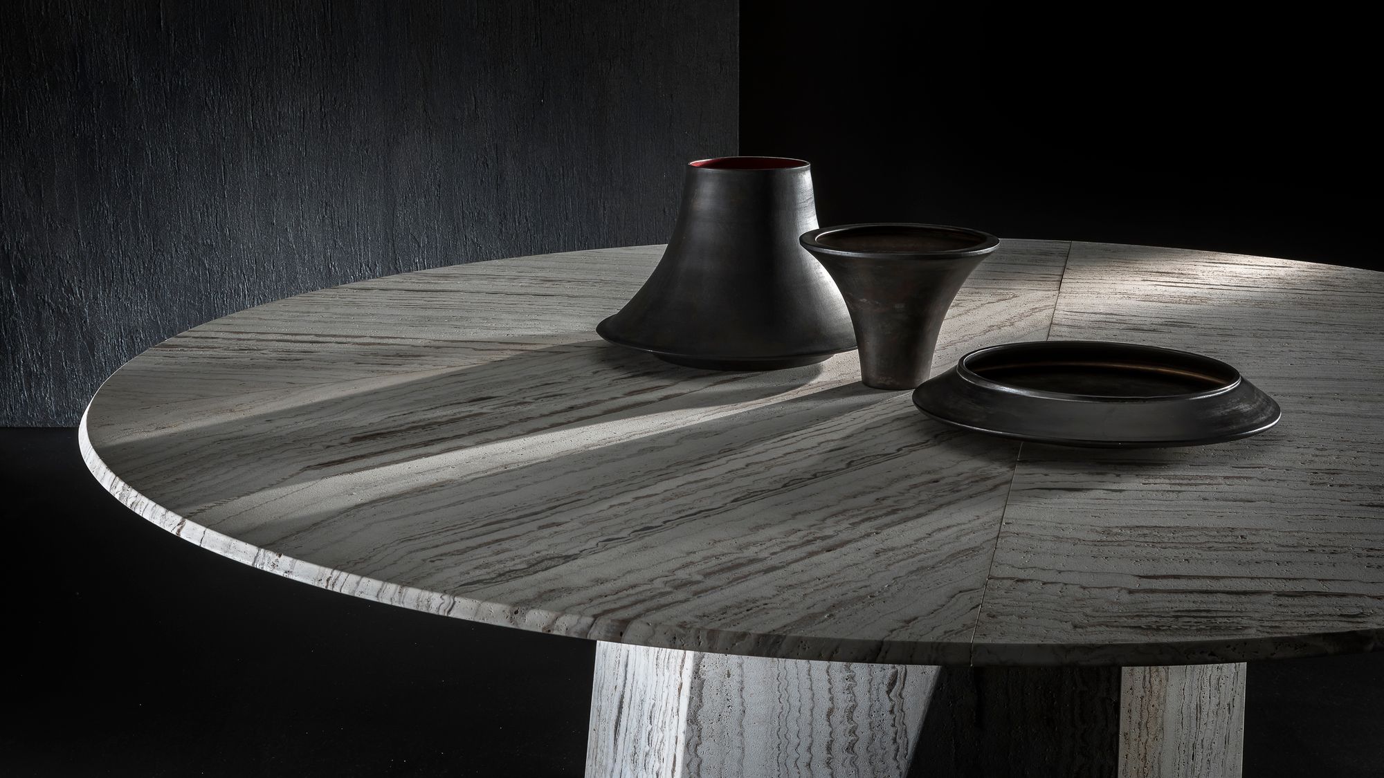 Round stone table ZENITH STONE By Henge design Massimo Castagna